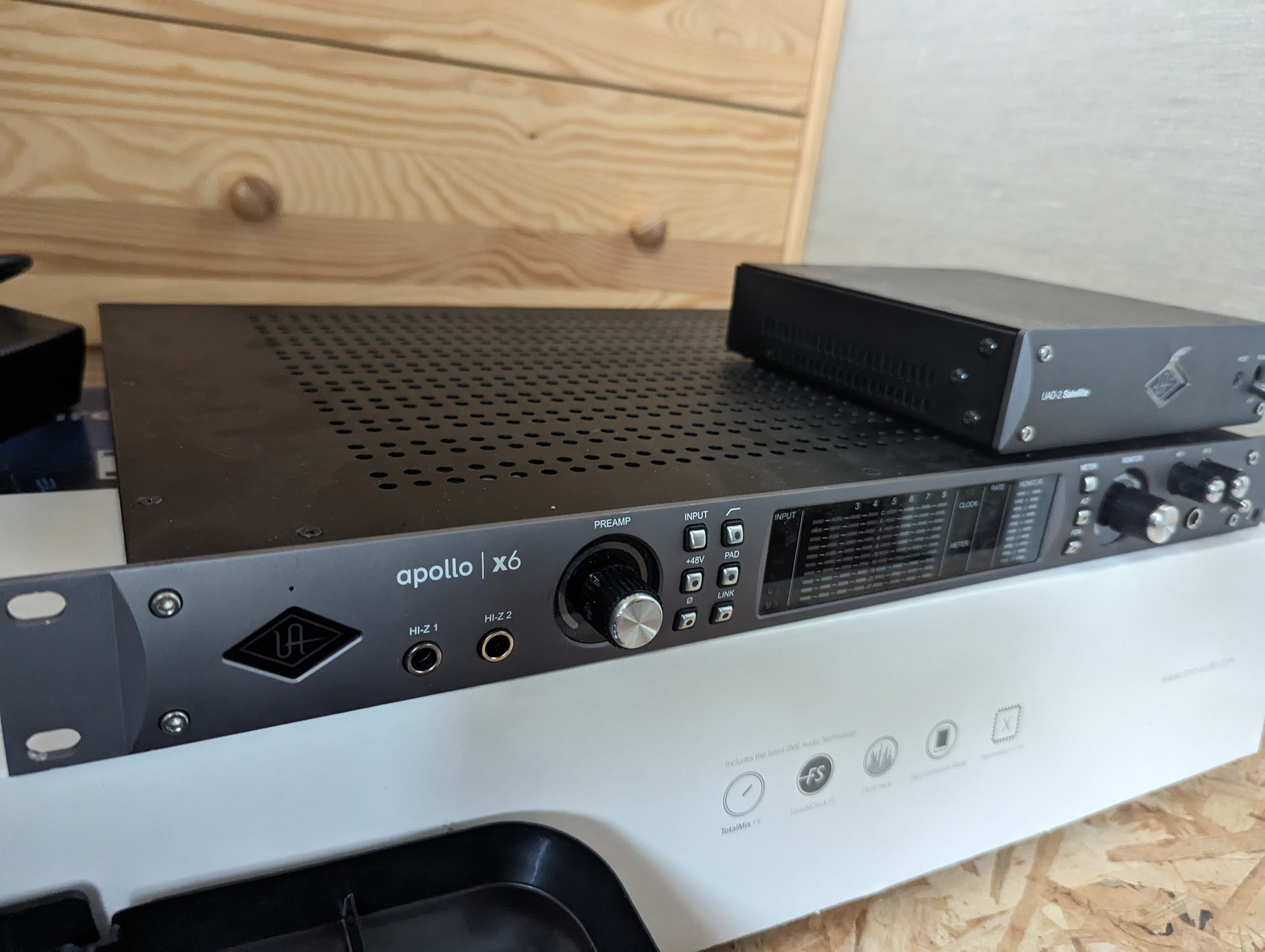 Apollo x6 - Universal Audio Apollo x6 - Audiofanzine