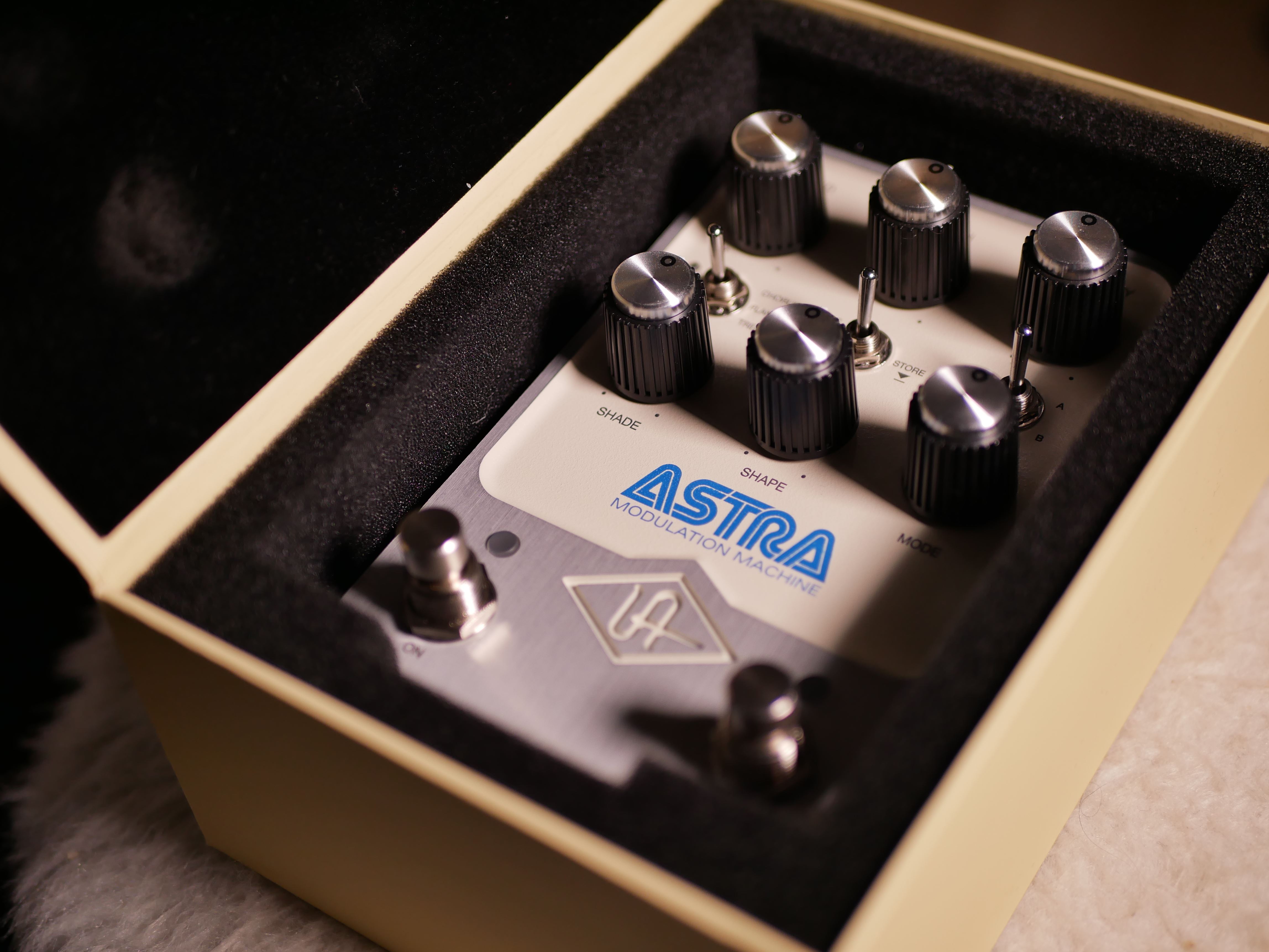 Astra Modulation Machine Universal Audio - Audiofanzine