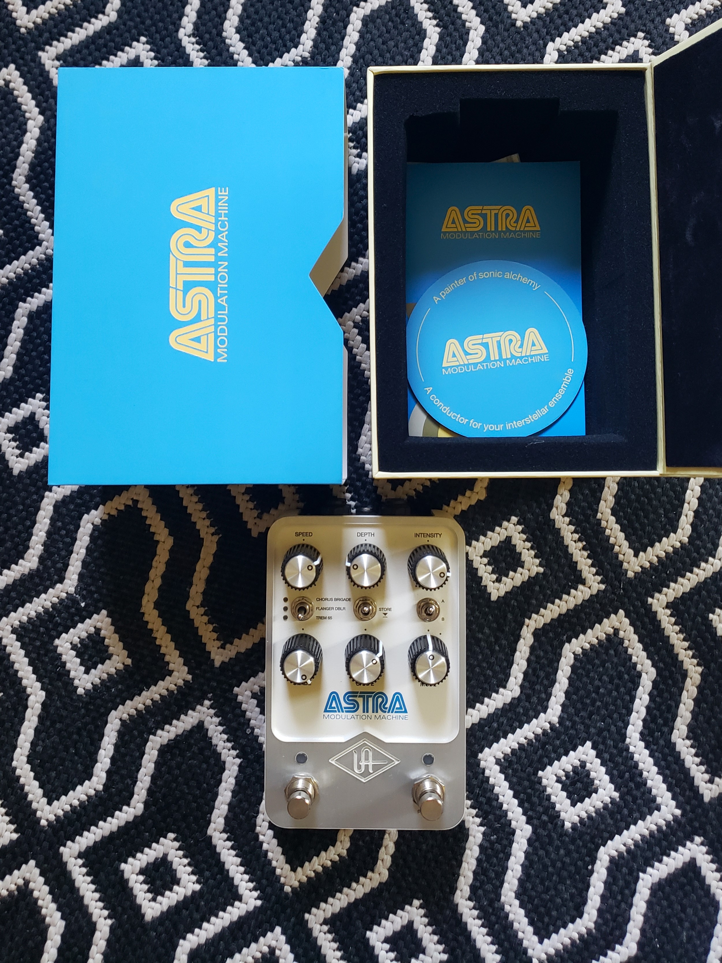 Astra Modulation Machine Universal Audio - Audiofanzine