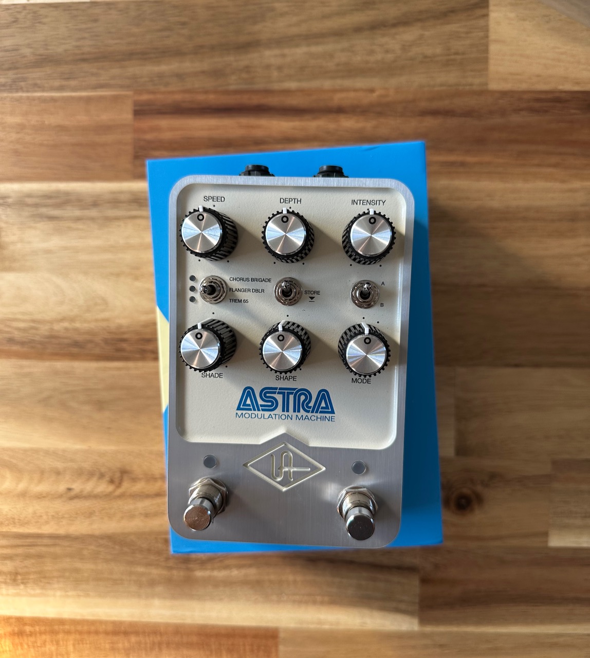 Astra Modulation Machine Universal Audio - Audiofanzine