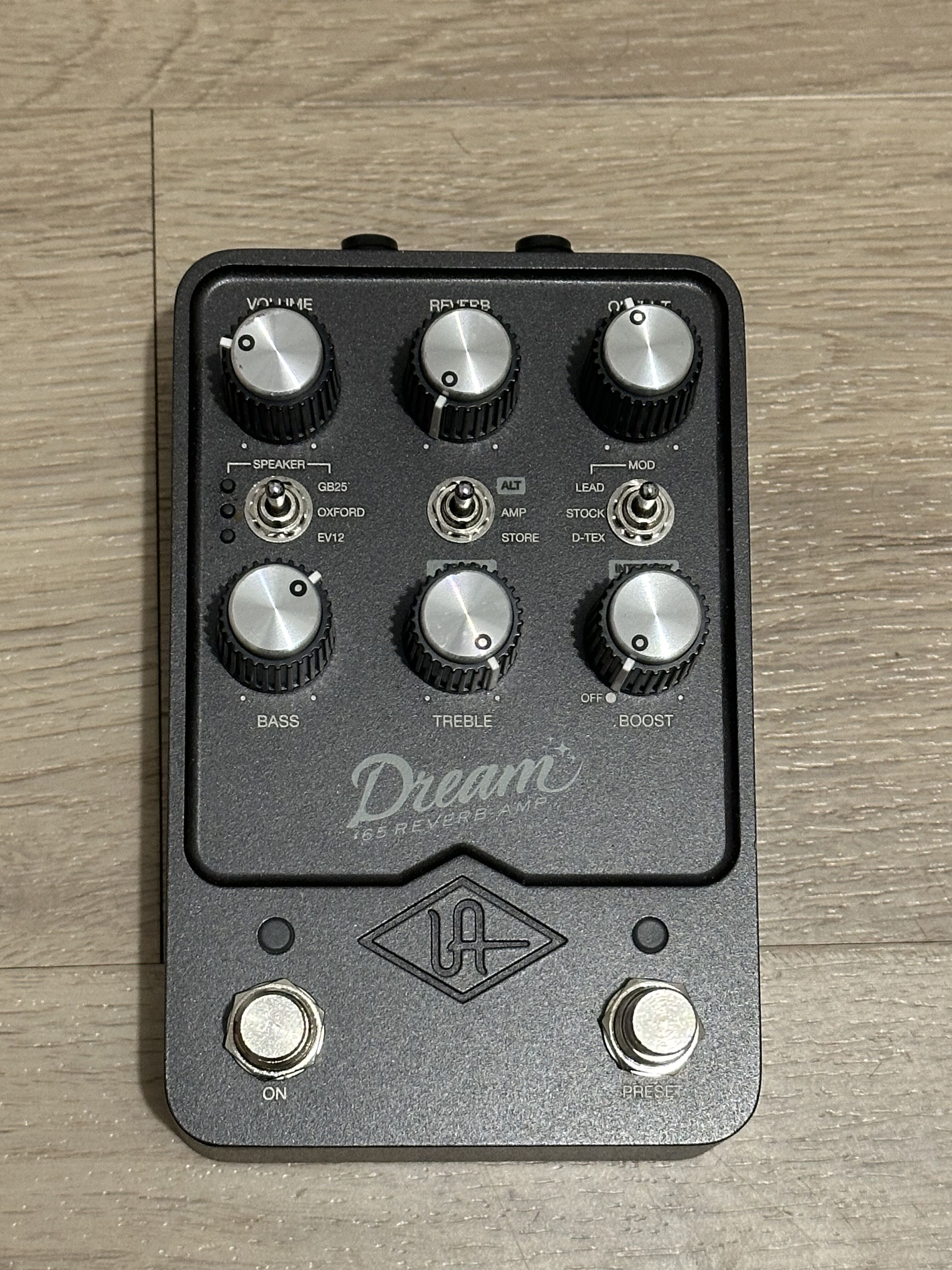 Dream '65 Reverb Amplifier Universal Audio - Audiofanzine
