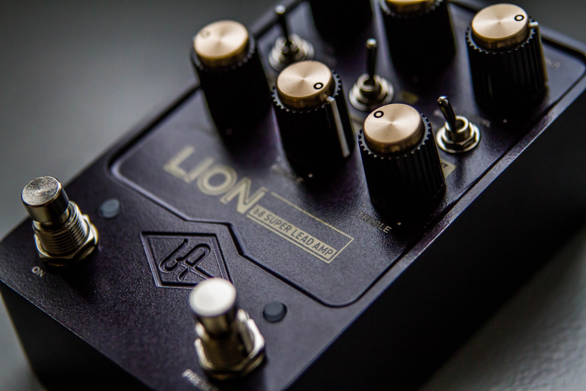 Lion 68 Super Lead Amp - Universal Audio Lion 68 Super Lead Amp ...