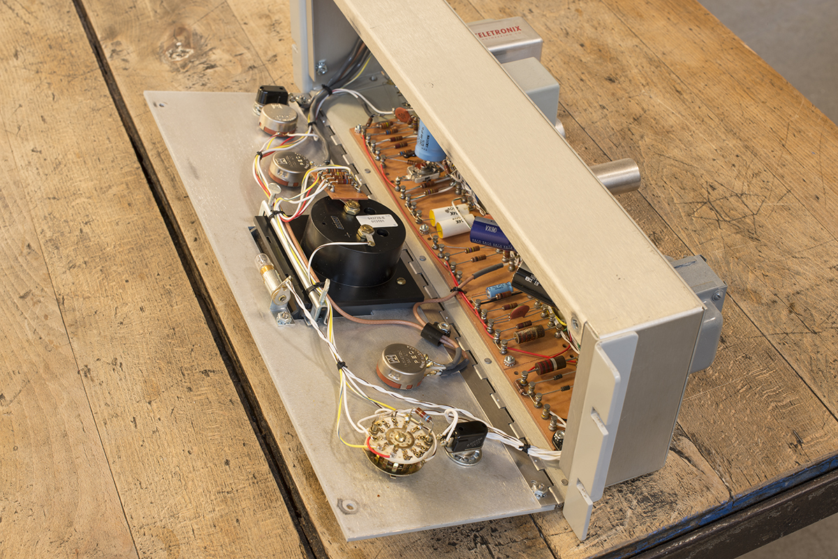 TELETRONIX LA-2A - Universal Audio Teletronix LA-2A - Audiofanzine