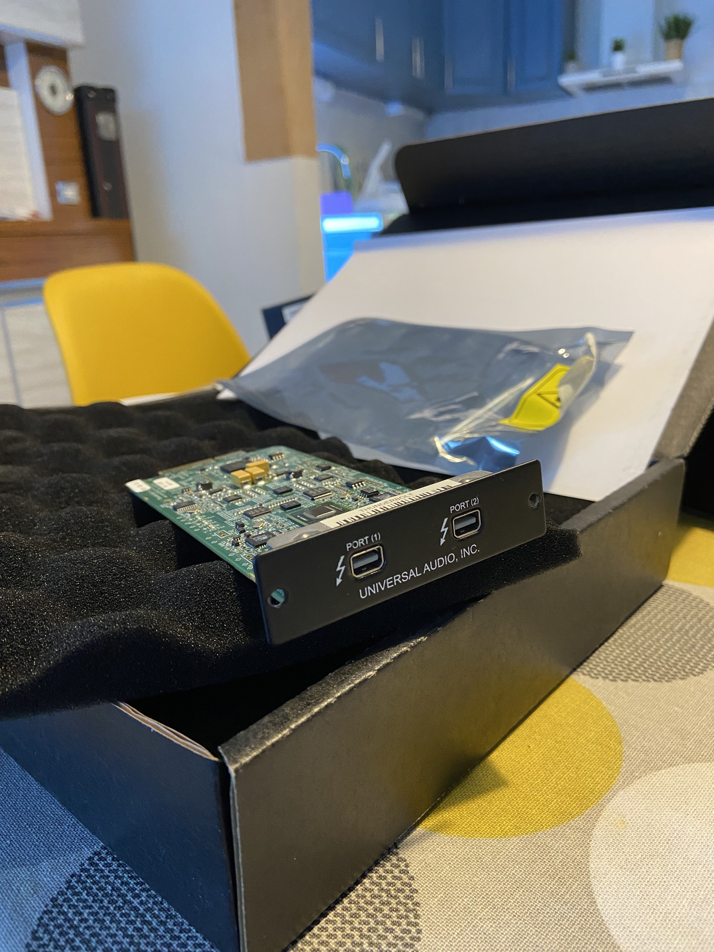 Thunderbolt Option Card for Apollo Universal Audio - Audiofanzine