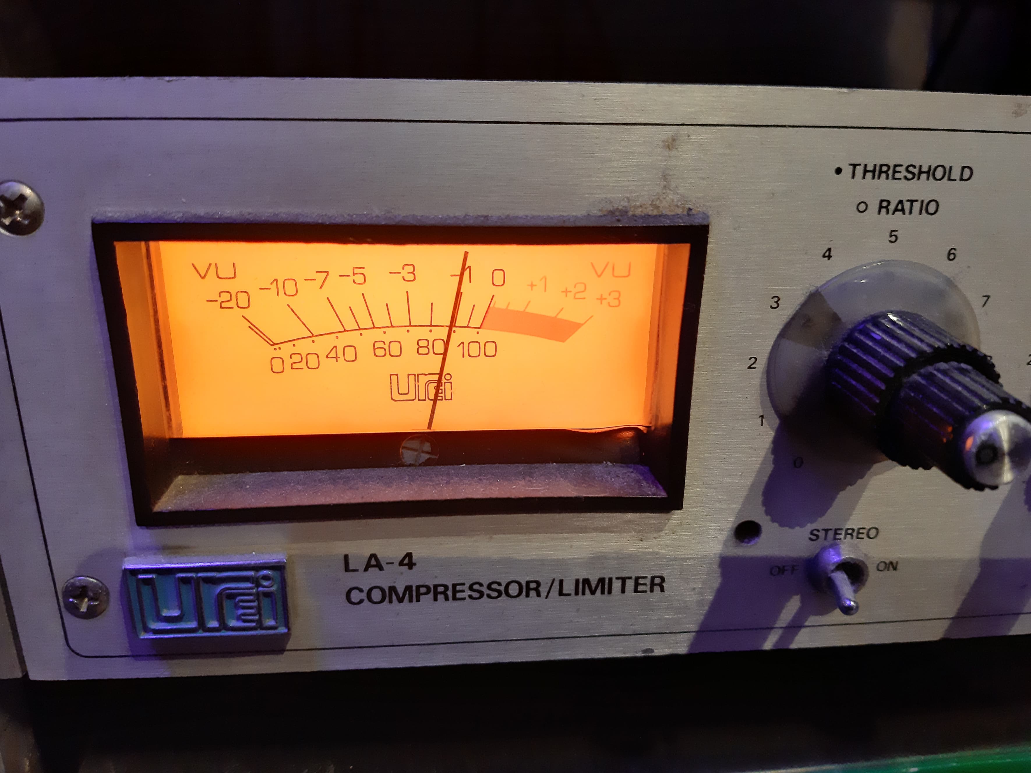 LA-4 - Urei / Jbl LA-4 - Audiofanzine