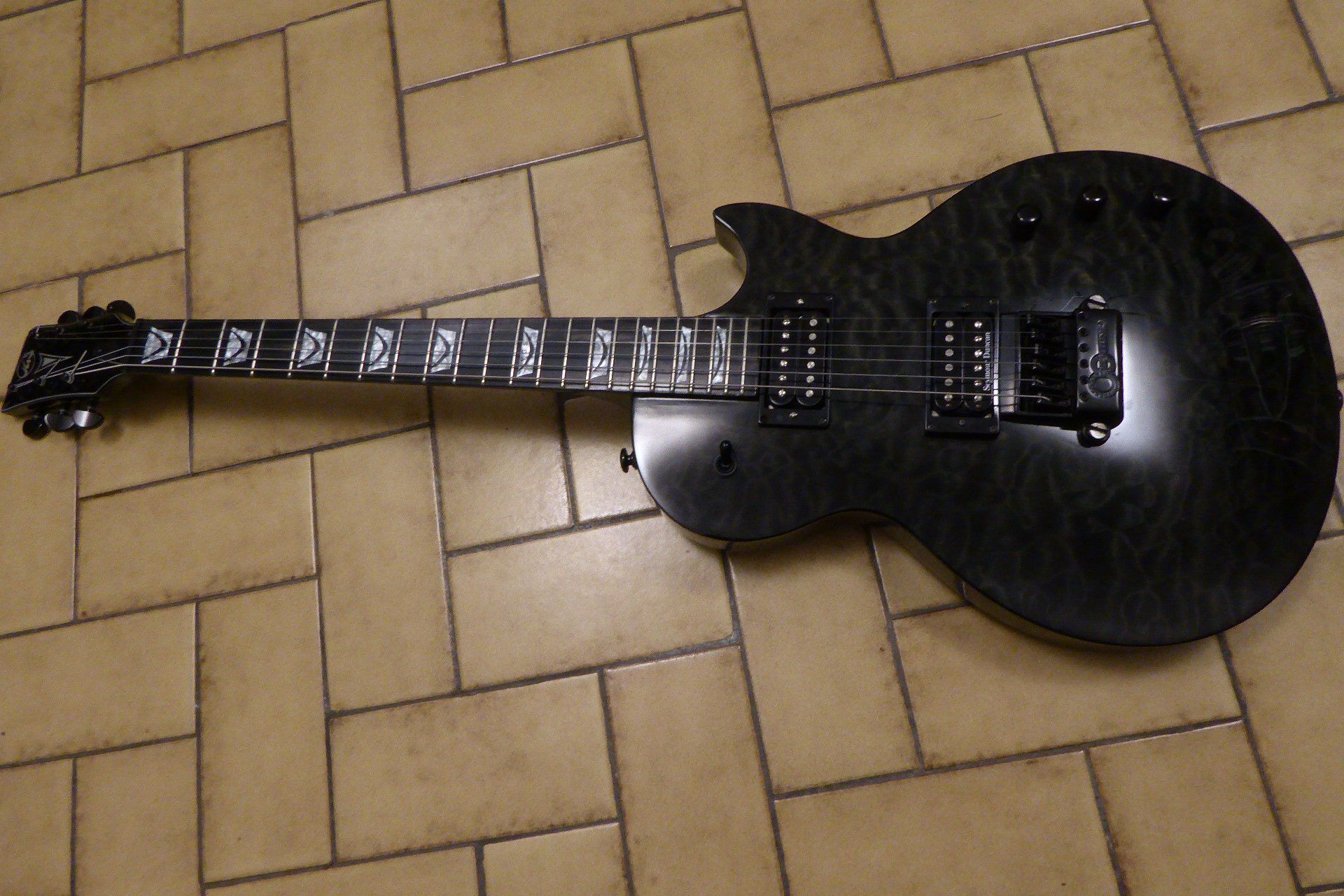 Eruption Select w/Evertune - VGS Eruption Select w/Evertune - Audiofanzine