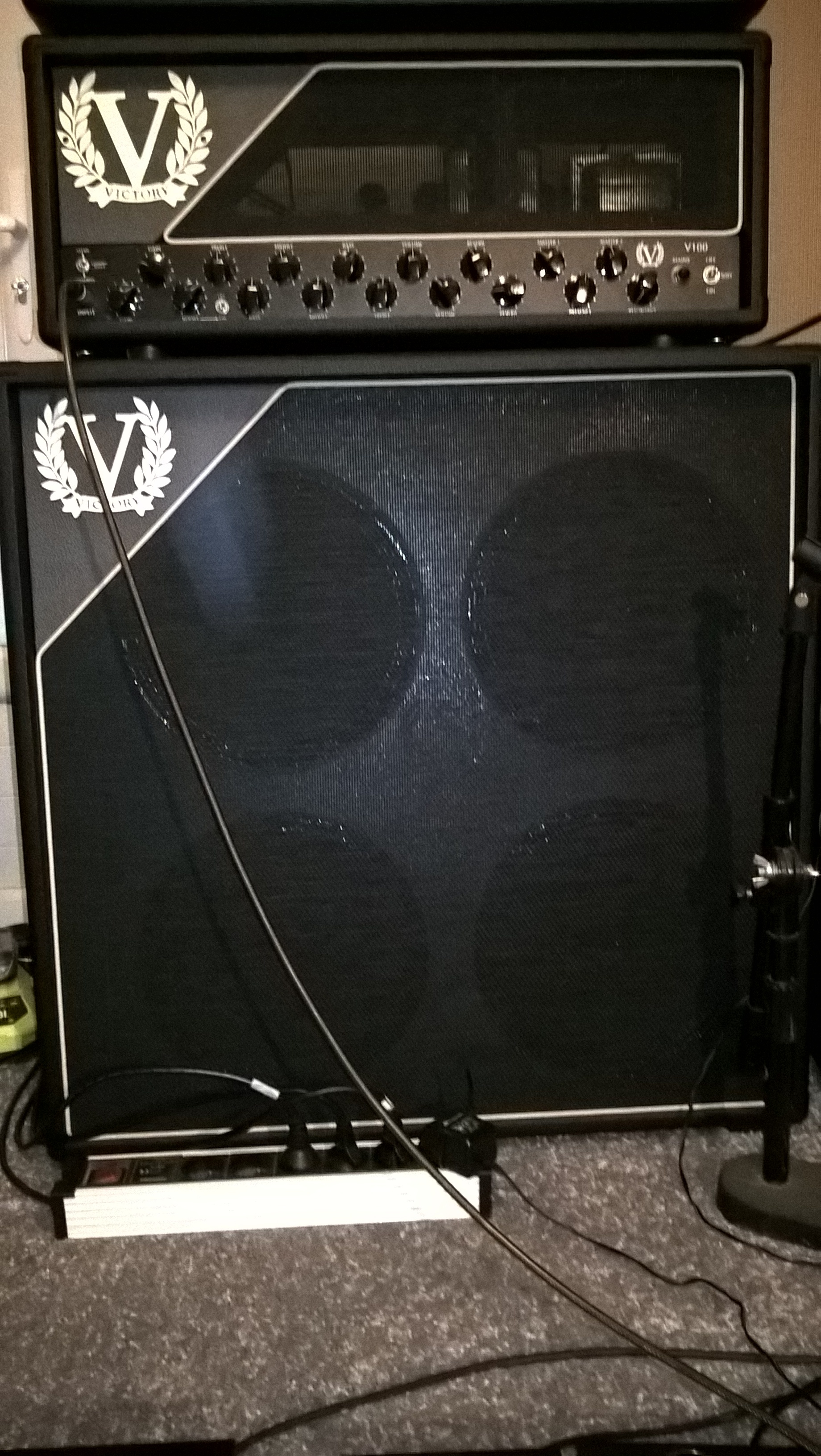 V100 THE DUKE - Victory Amps V100 The Duke - Audiofanzine