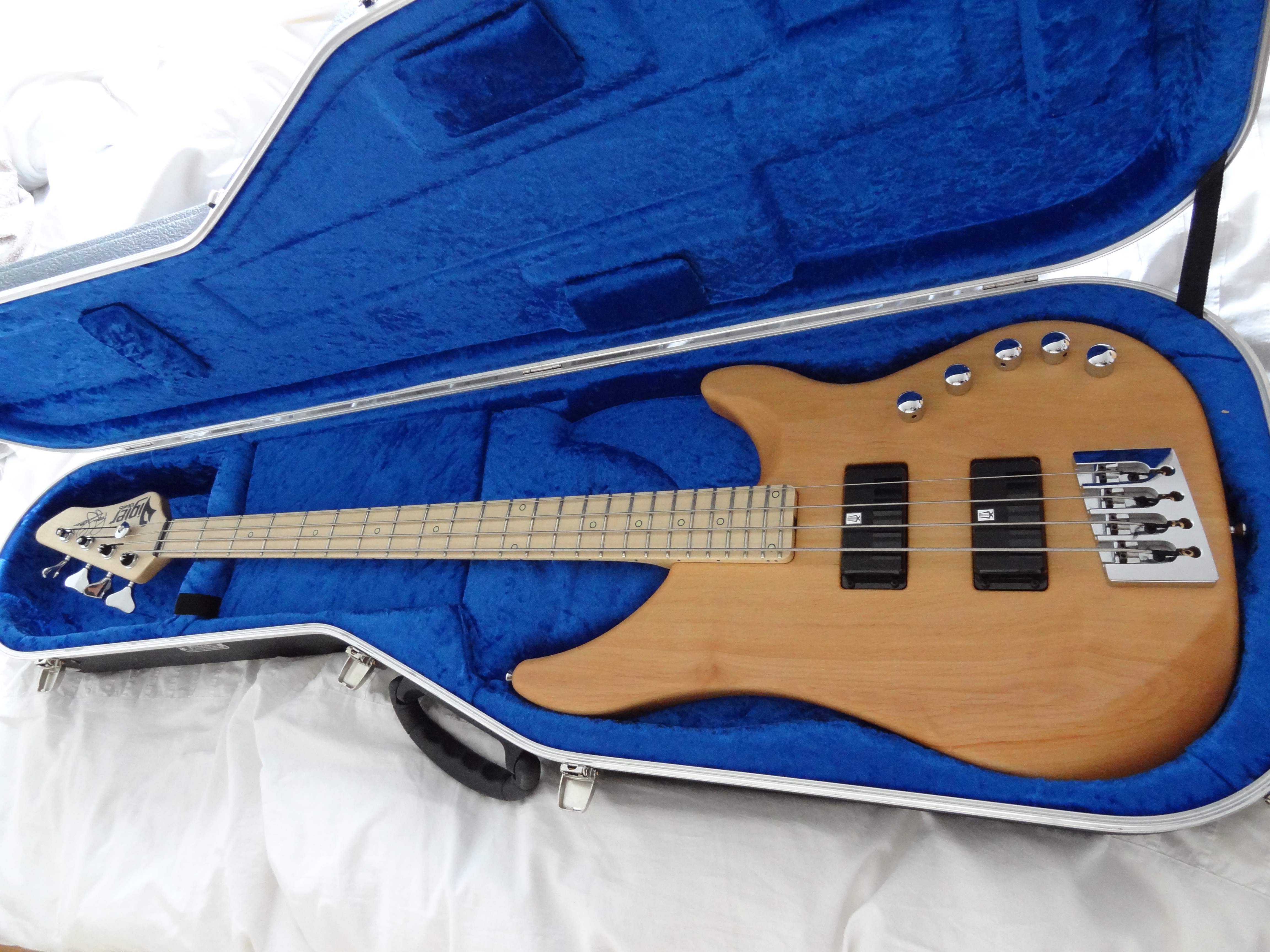 Excess Roger Glover Signature Vigier - Audiofanzine