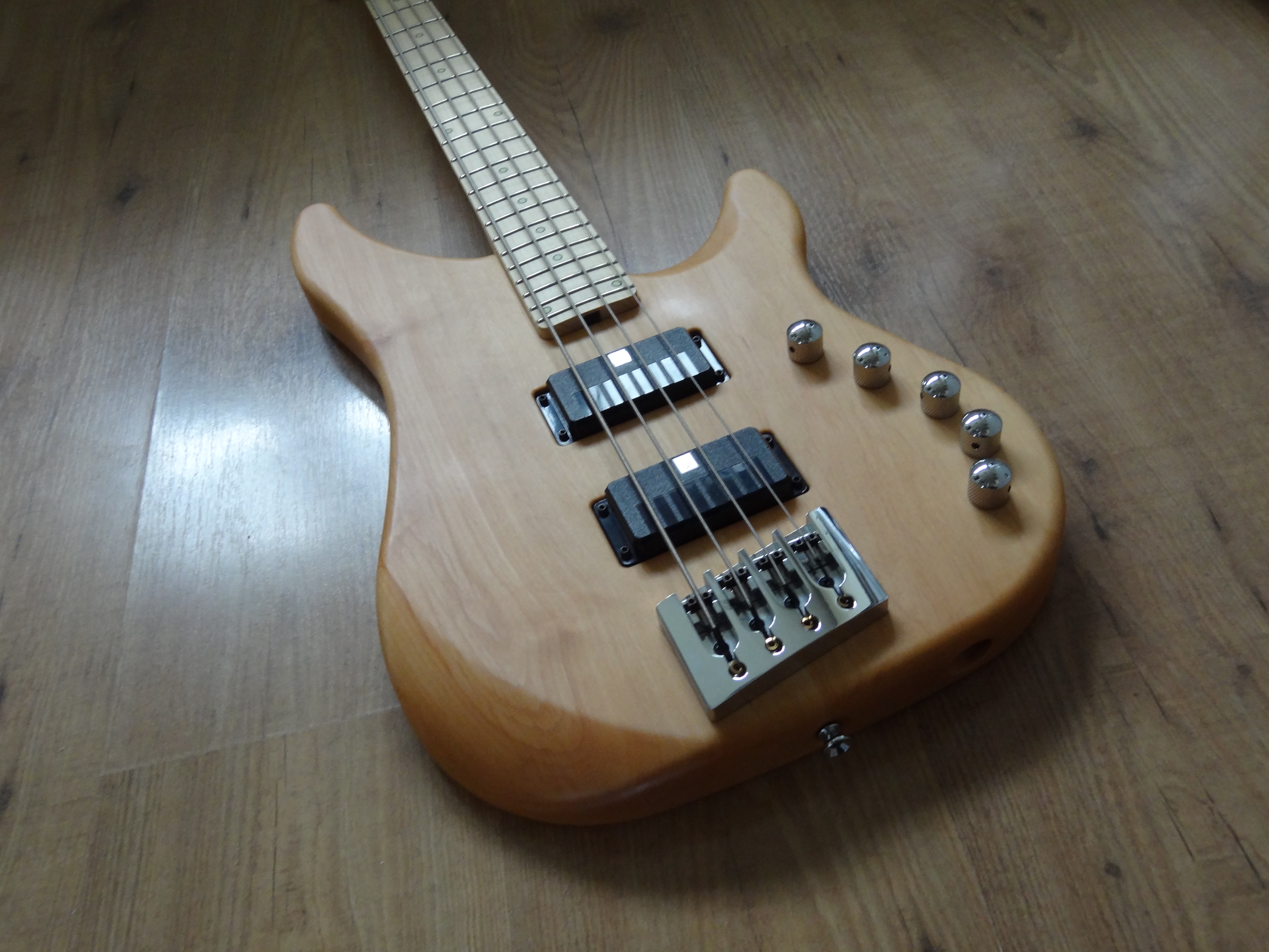 Excess Roger Glover Signature Vigier - Audiofanzine