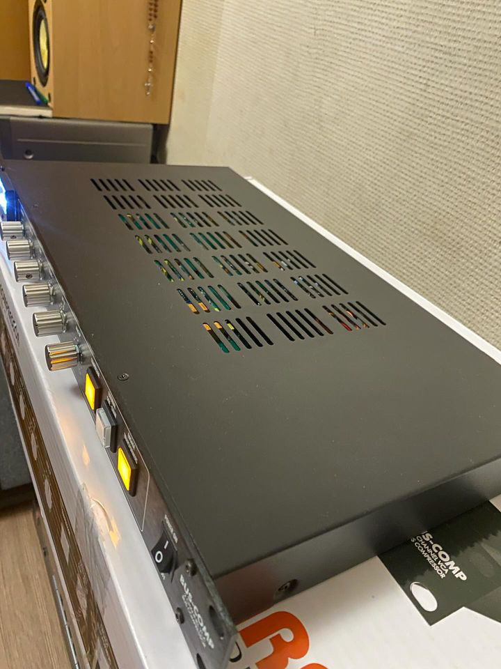 Bus-Comp - Warm Audio Bus-Comp - Audiofanzine