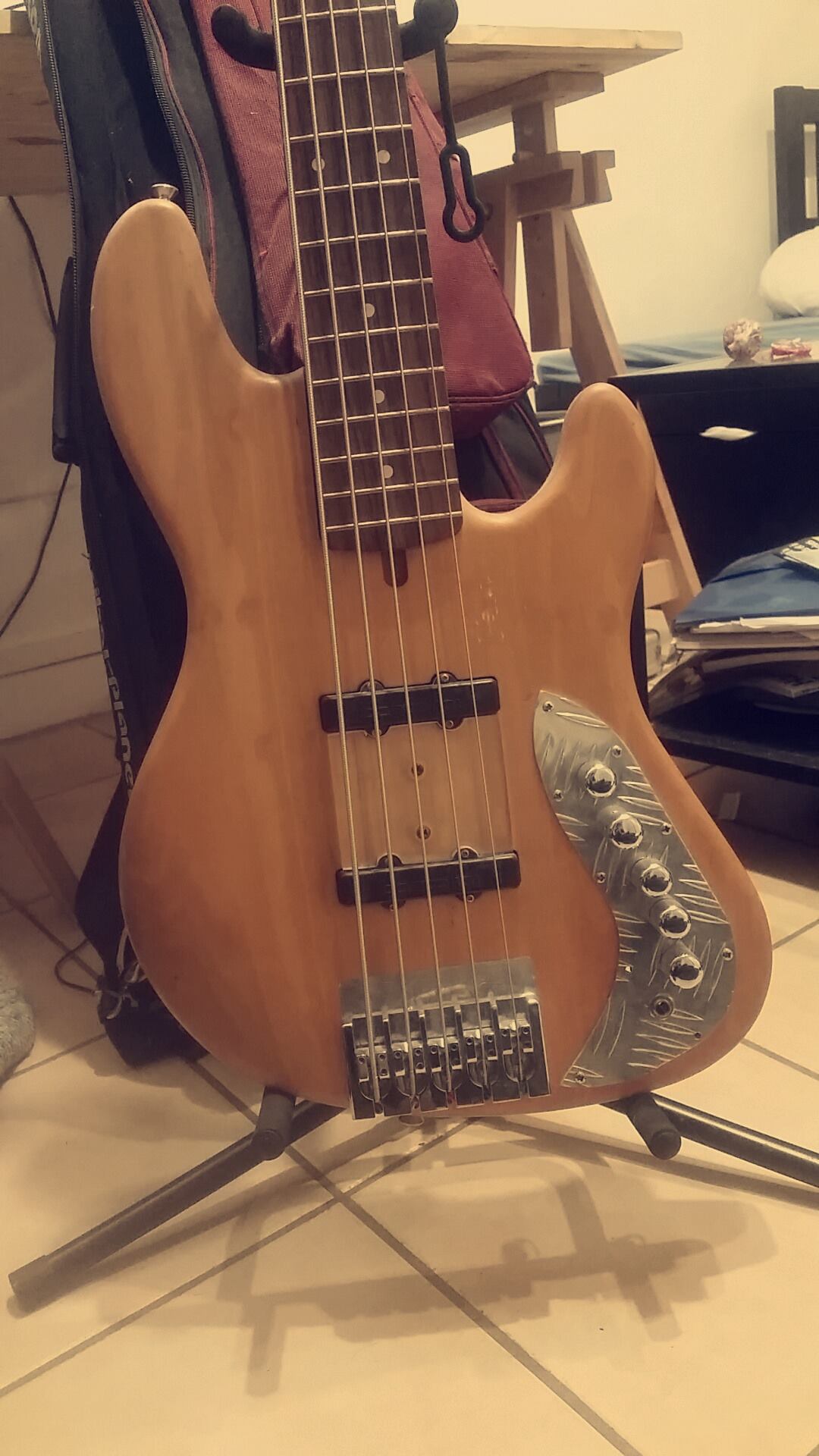 JAZZ BASS - Warmoth Jazz Bass - Audiofanzine