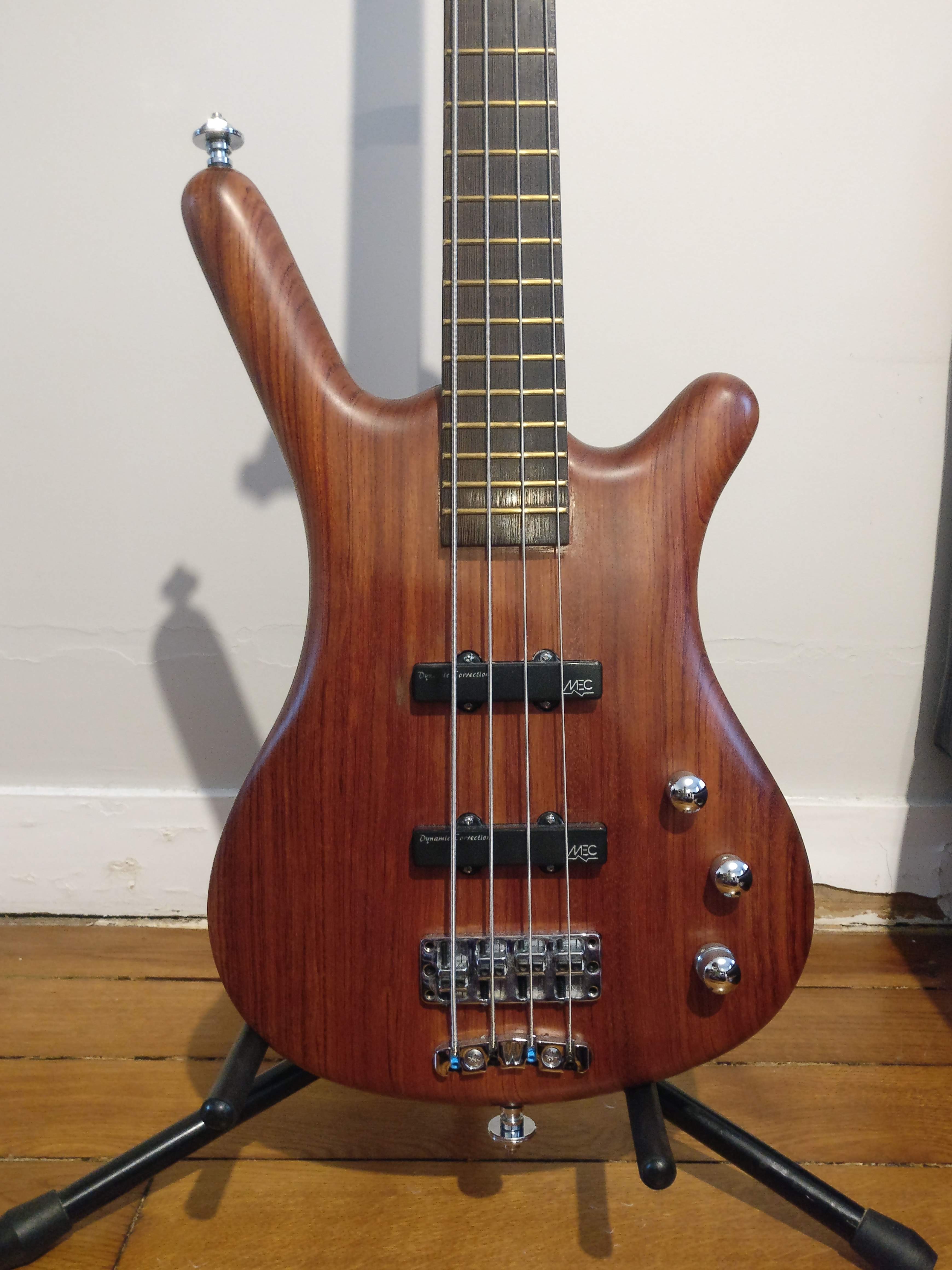 Warwick Corvette Standard Bubinga - Audiofanzine