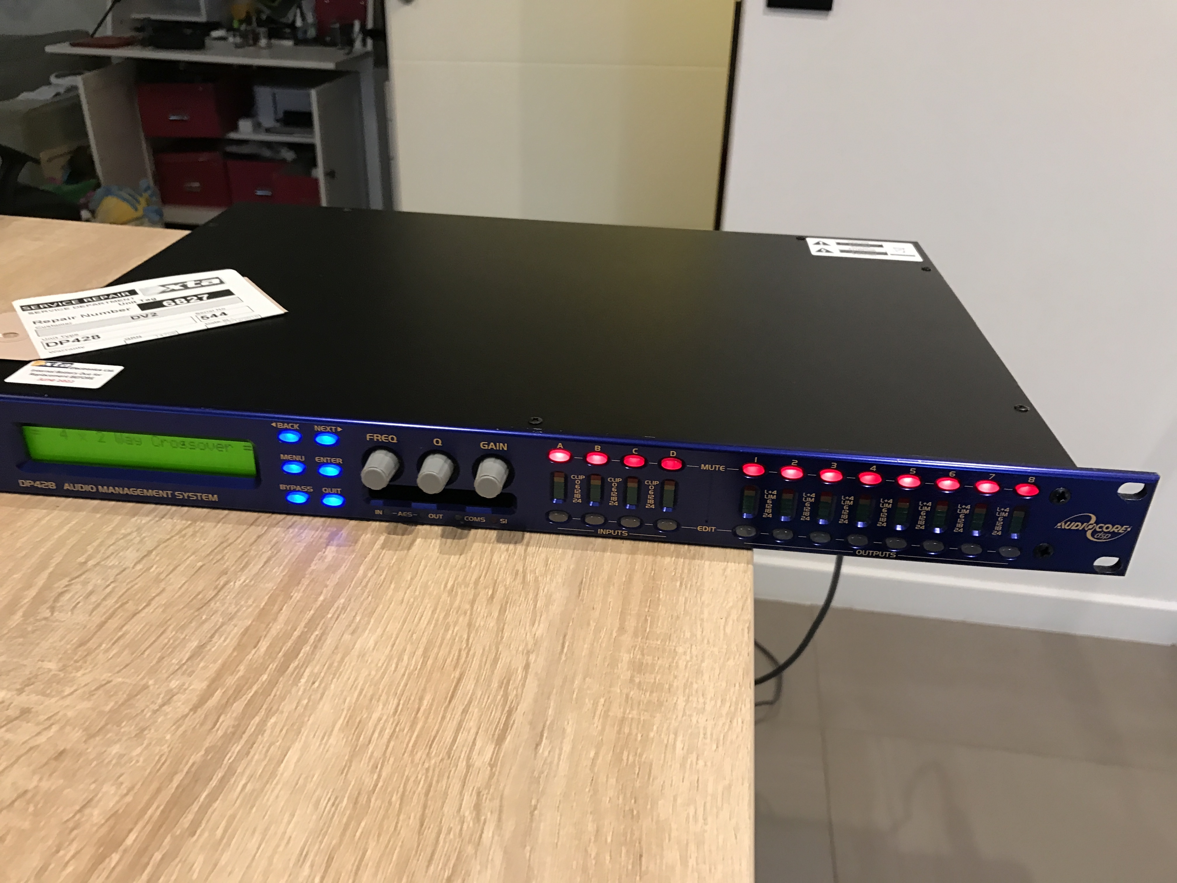 DP428 - Xta Electronics DP428 - Audiofanzine