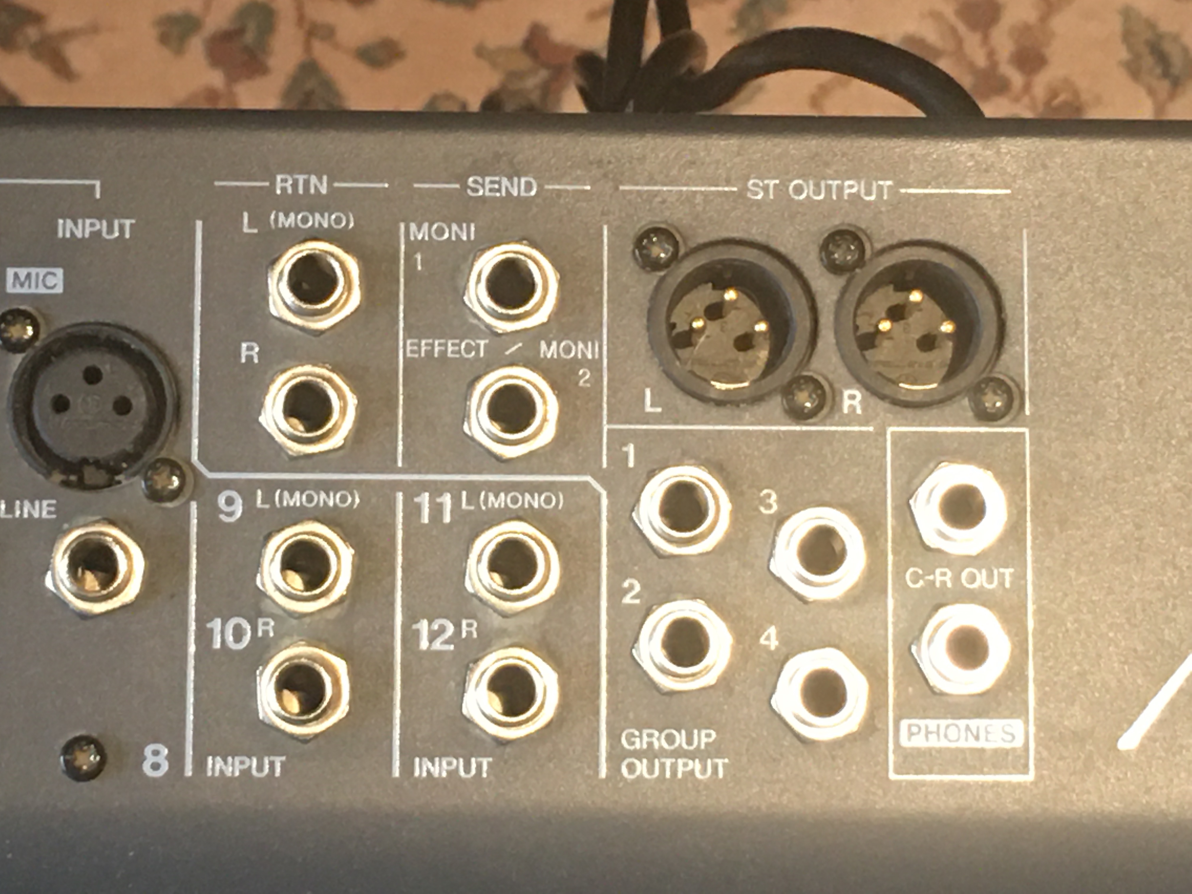 01V - Yamaha 01V - Audiofanzine