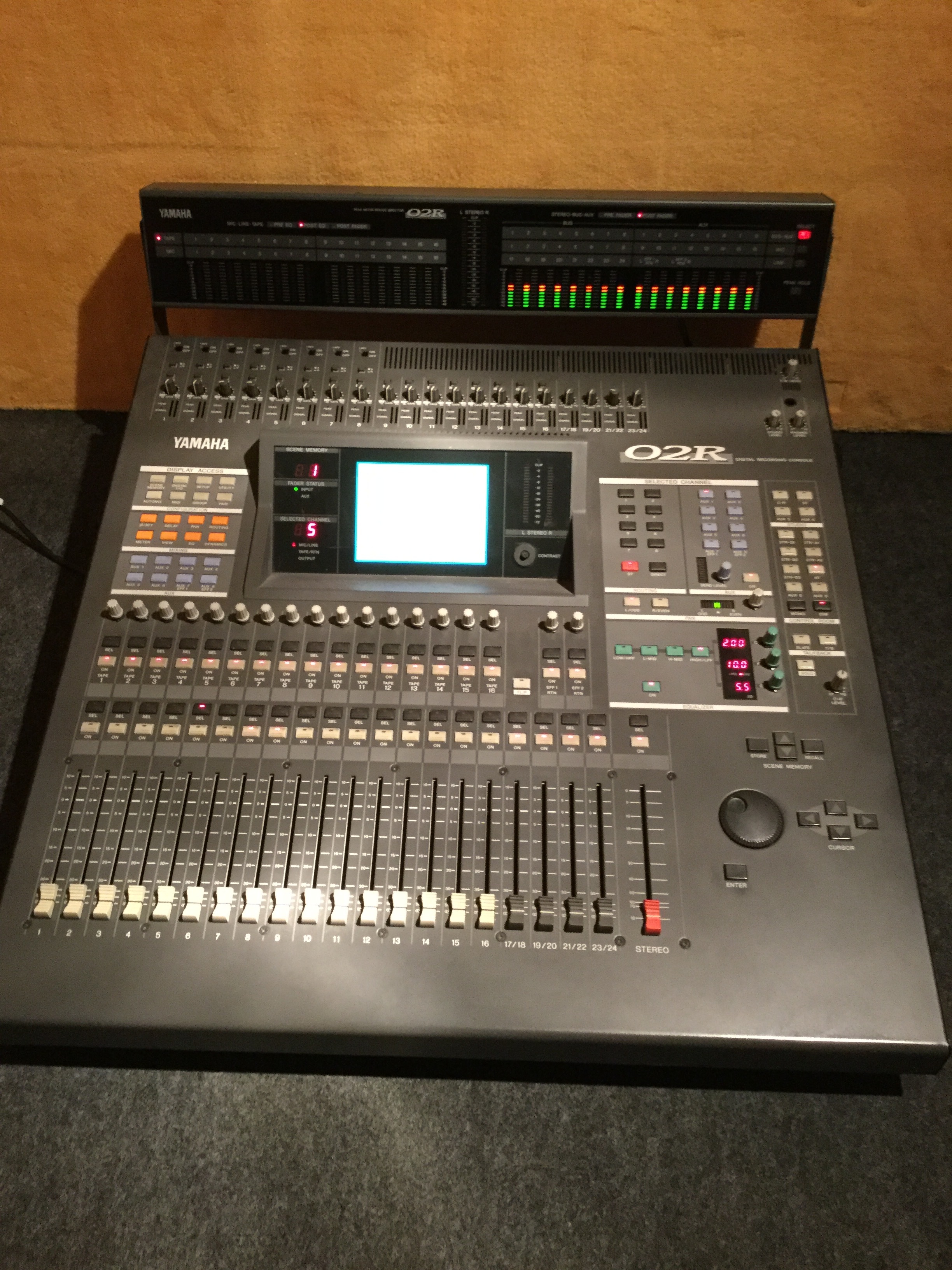 02R V2 - Yamaha 02R V2 - Audiofanzine