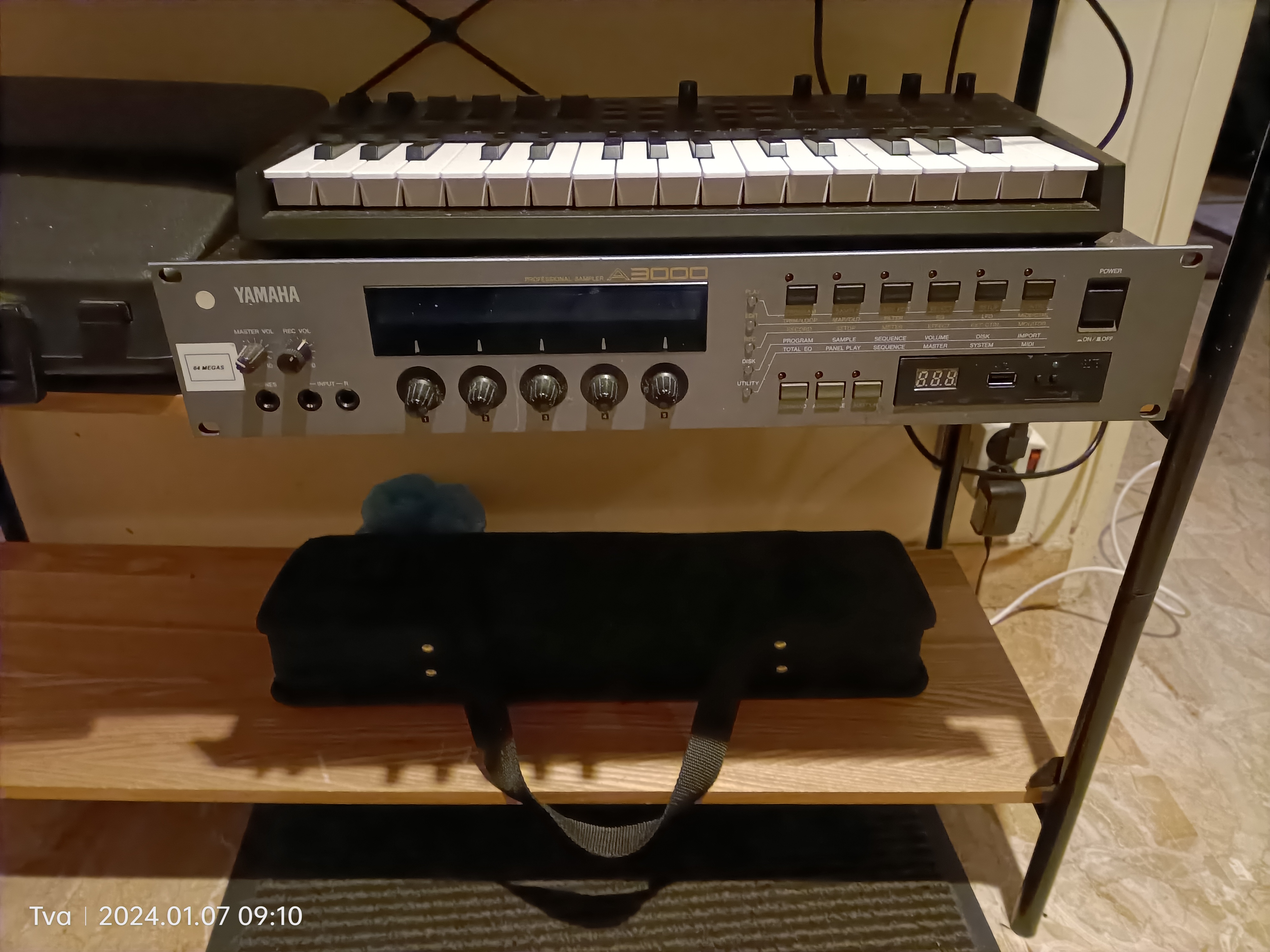 A3000 V2 - Yamaha A3000 V2 - Audiofanzine