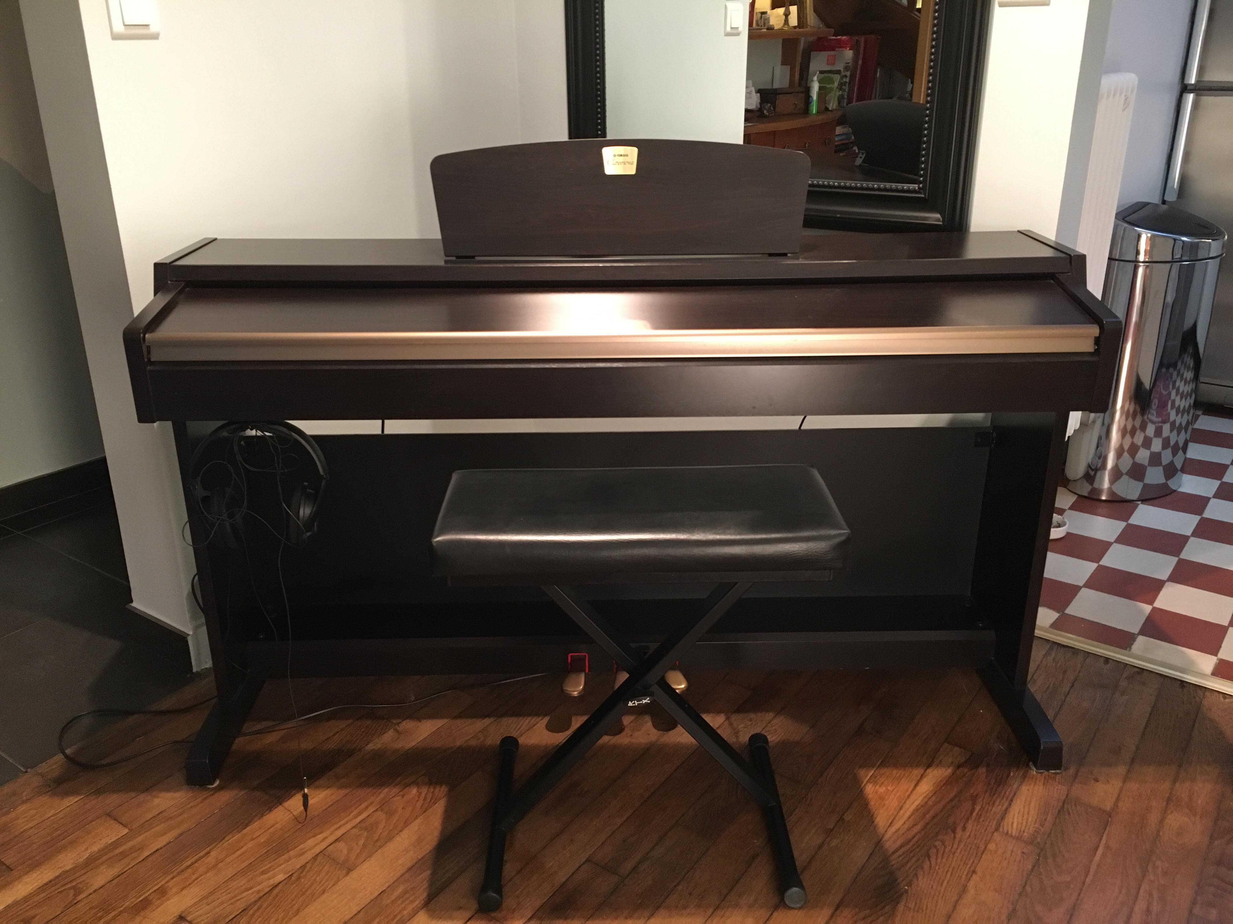 CLP-220 - Yamaha CLP-220 - Audiofanzine