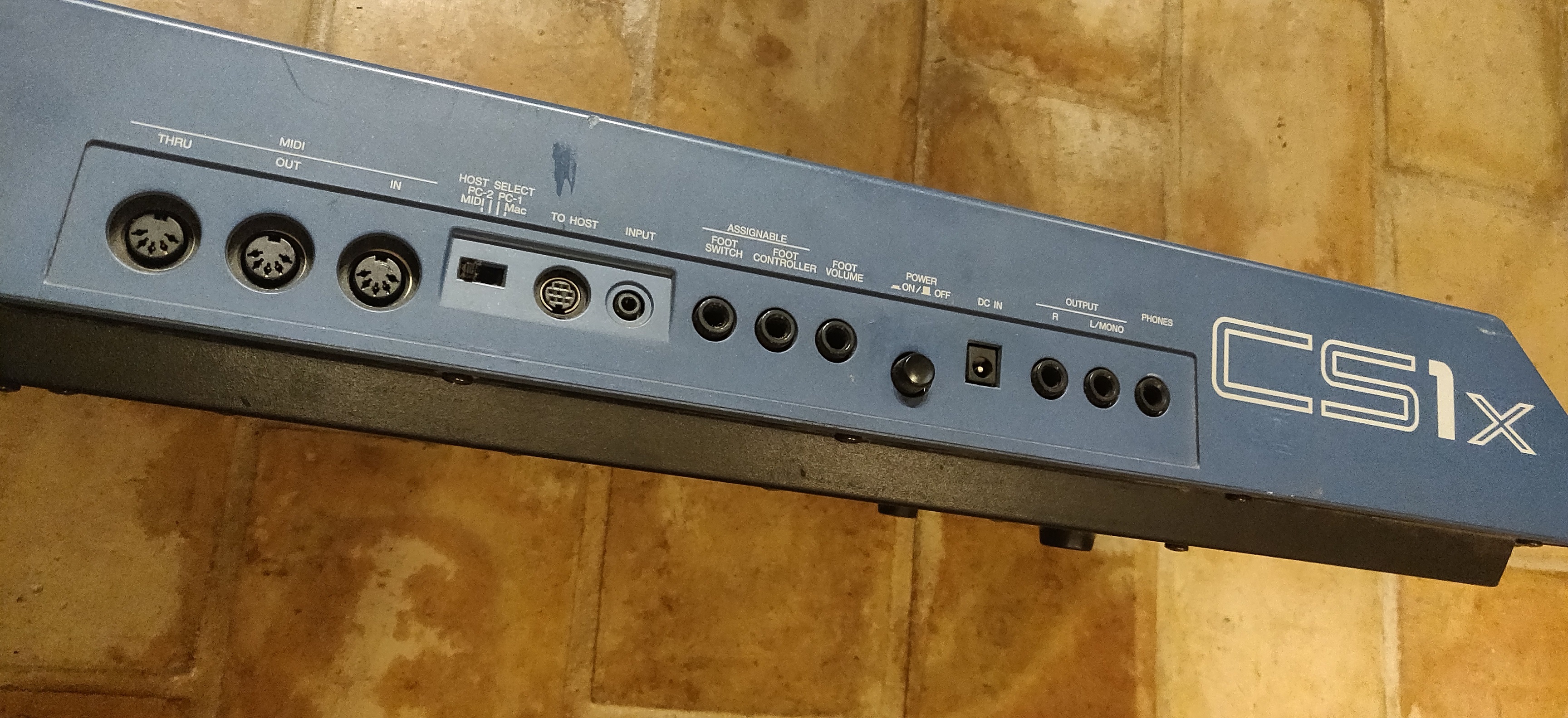 CS1X - Yamaha CS1X - Audiofanzine