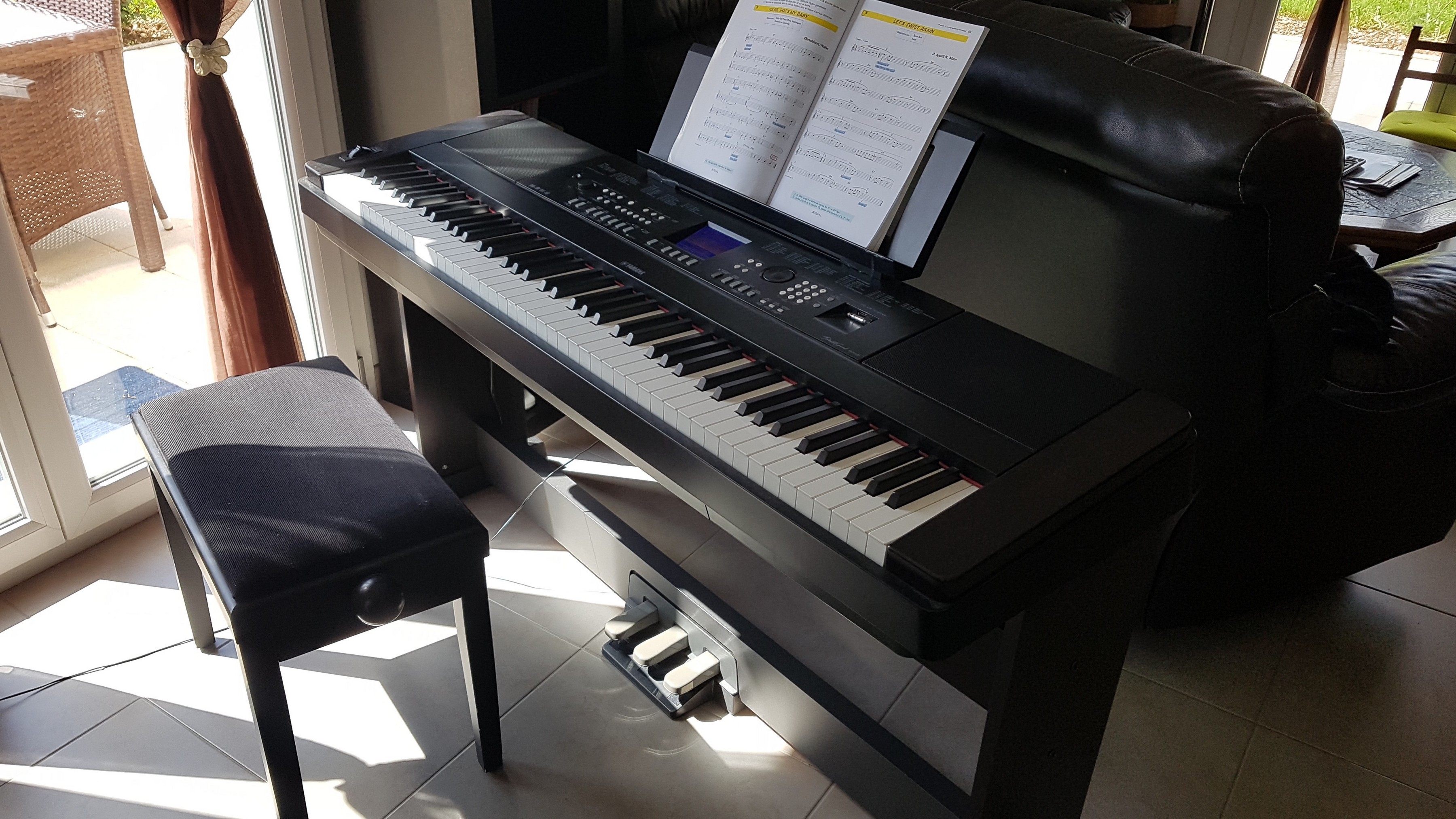 DGX-650 - Yamaha DGX-650 - Audiofanzine