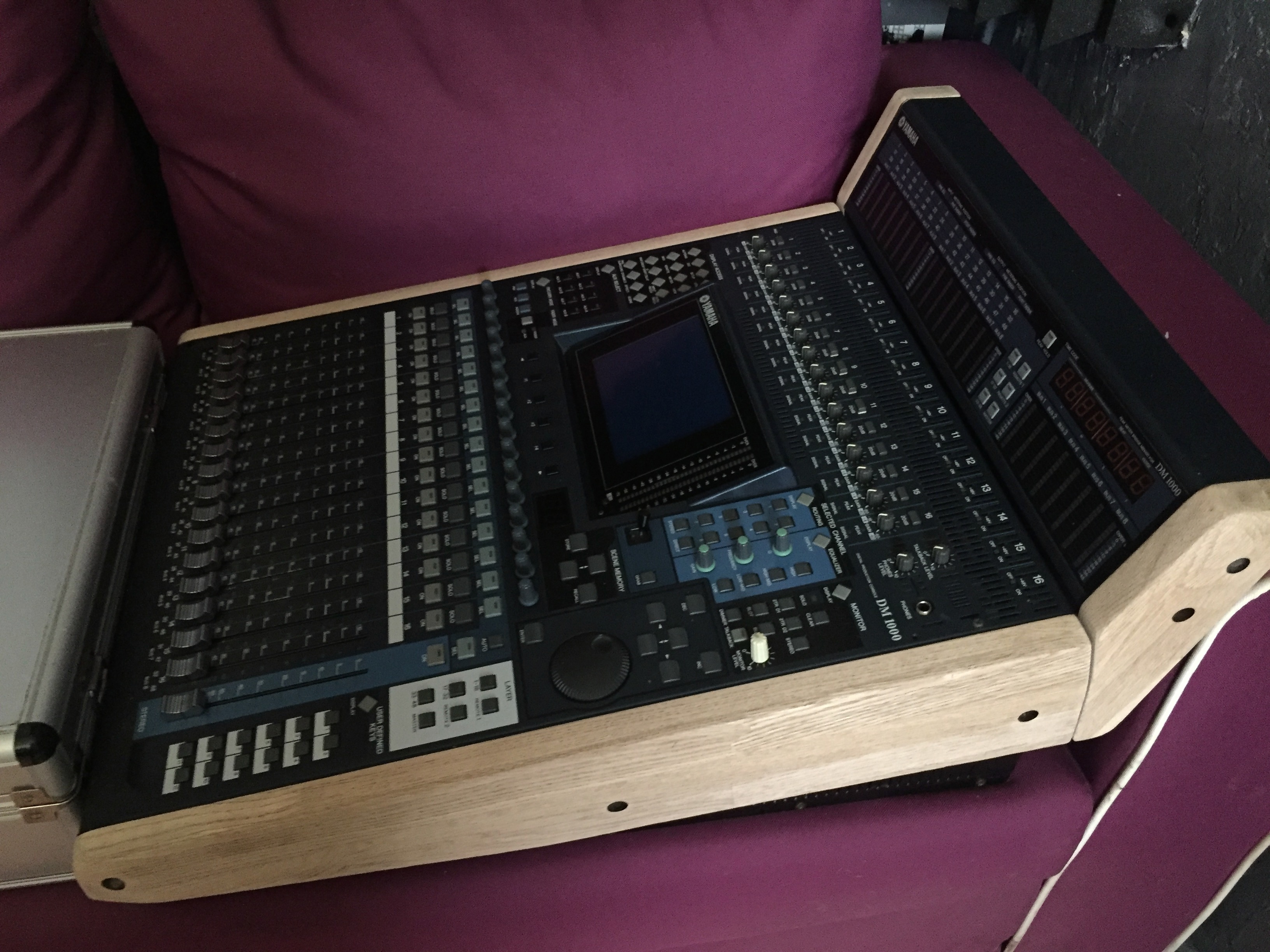 DM1000 - Yamaha DM1000 - Audiofanzine