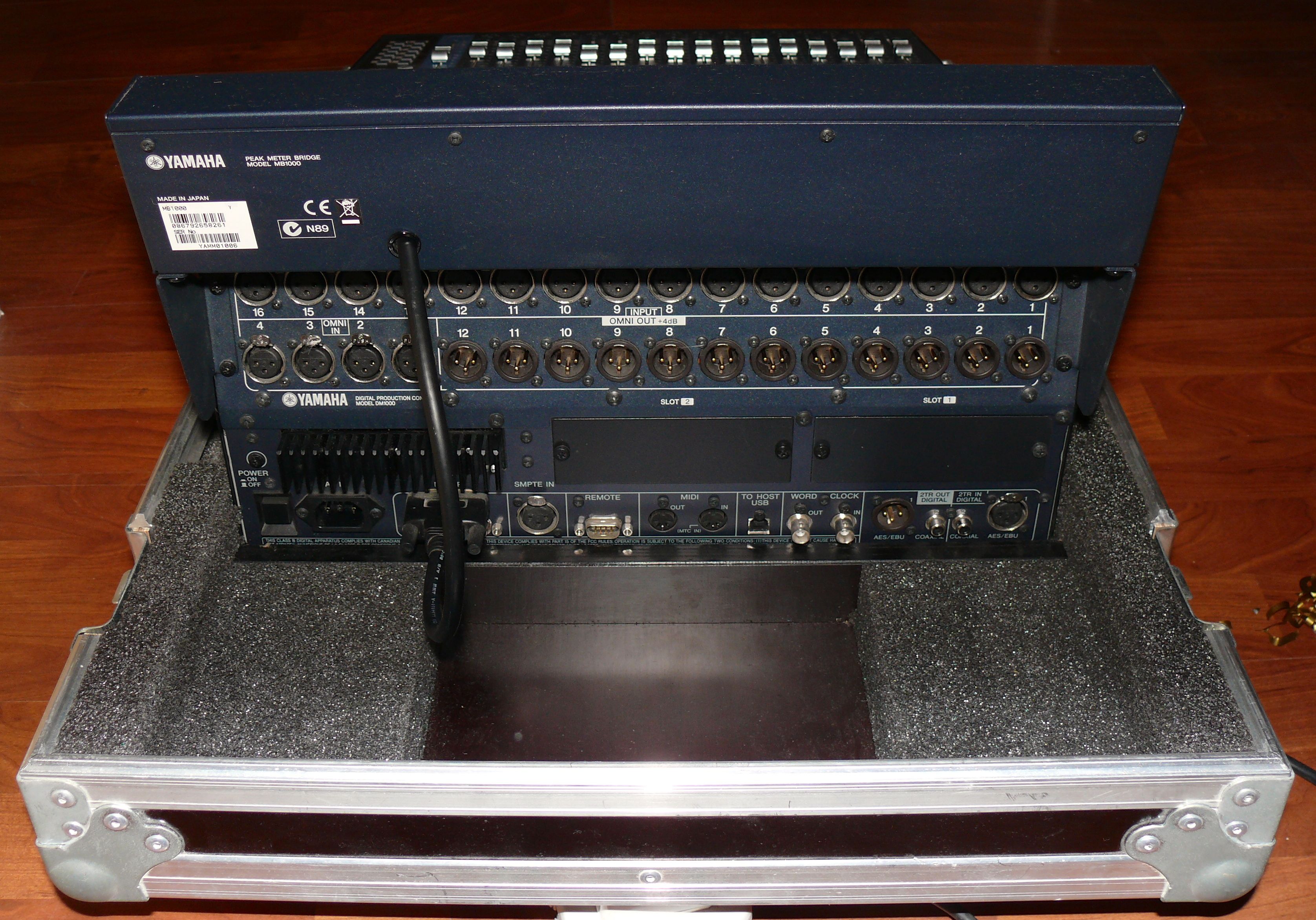 Photo Yamaha DM1000VCM : Yamaha DM 1000 VCM (#608513) - Audiofanzine