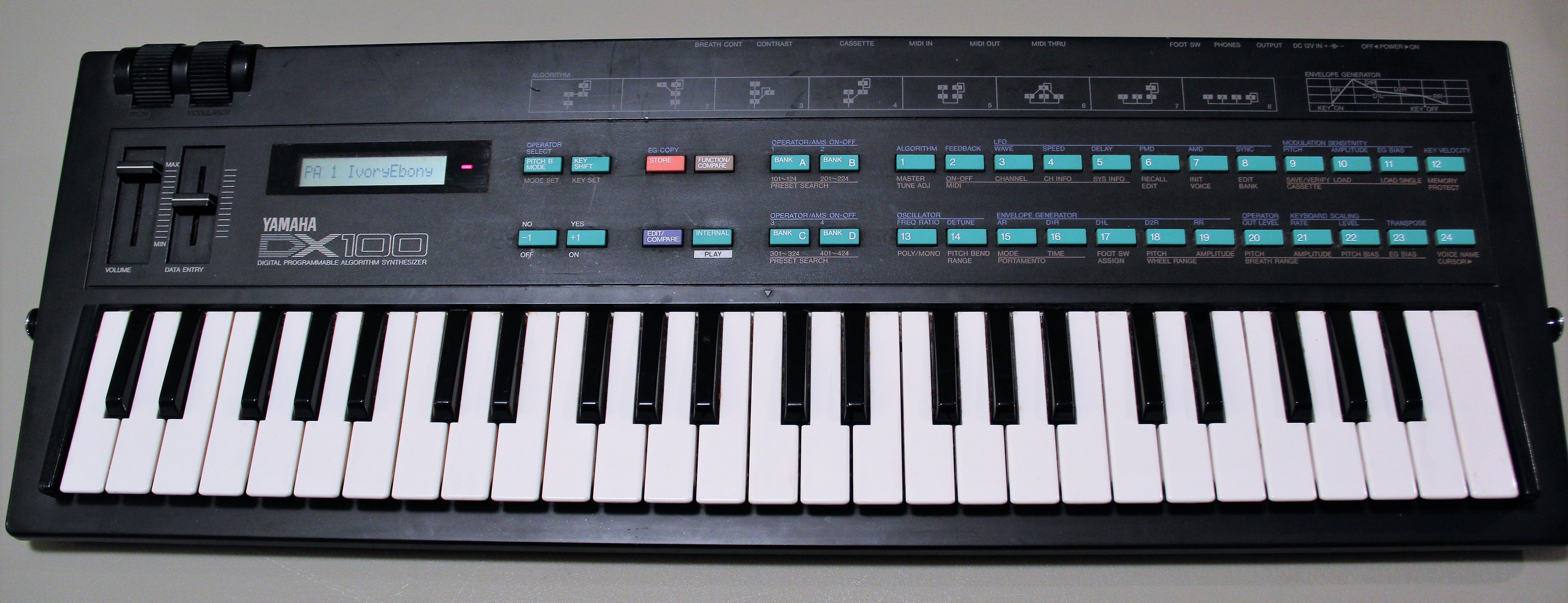 DX100 - Yamaha DX100 - Audiofanzine