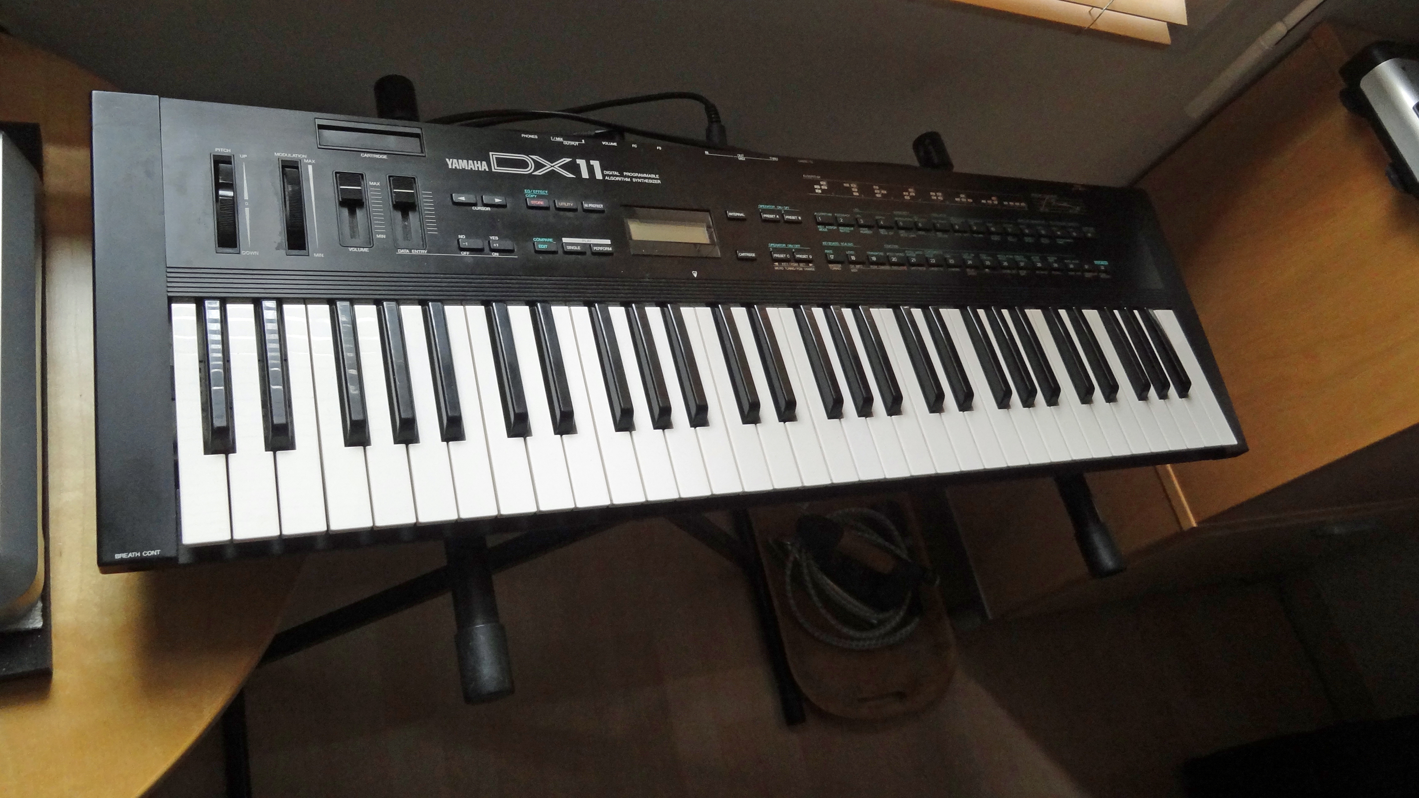 Yamaha DX11 image (#417799) - Audiofanzine