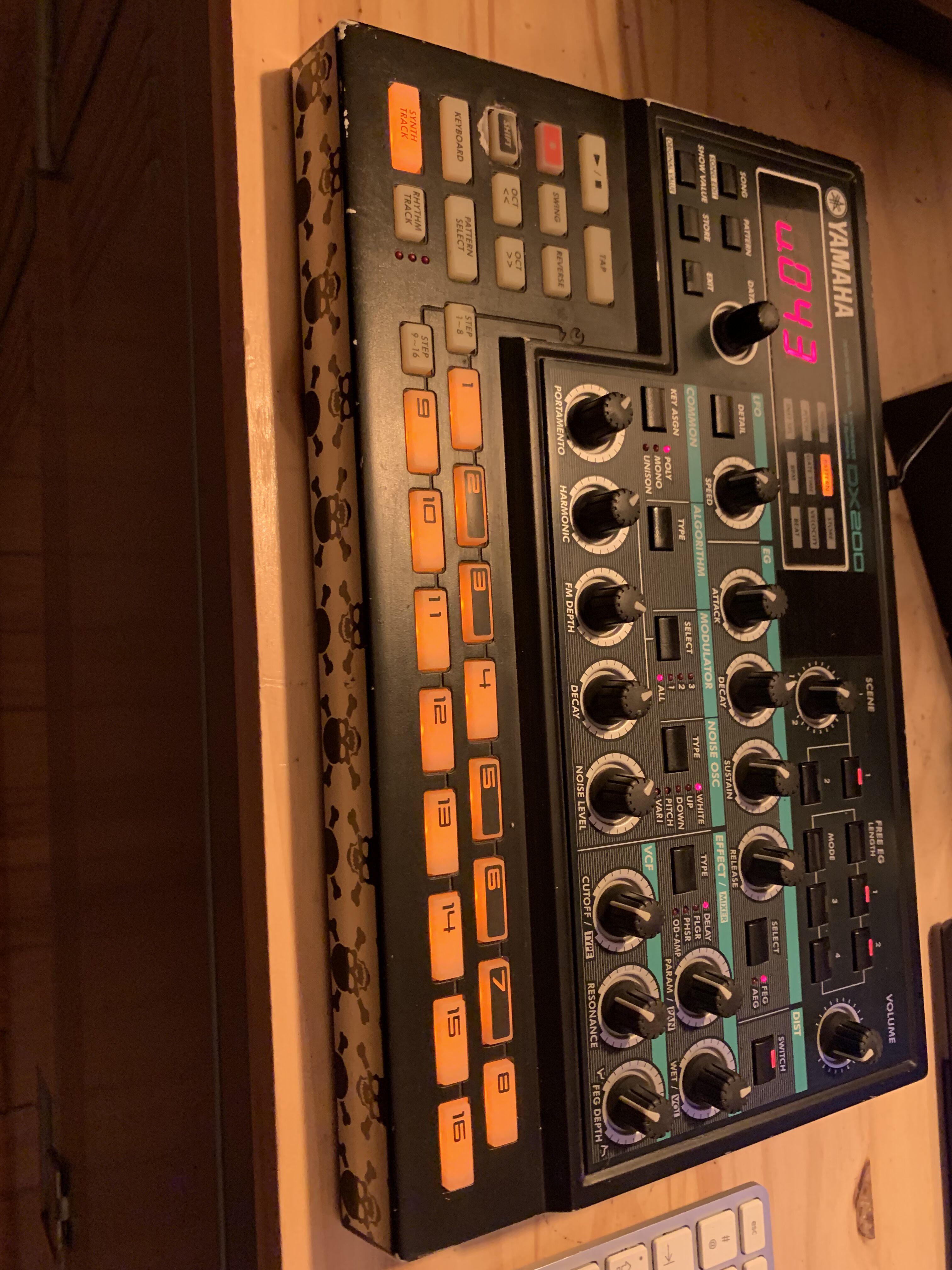 DX200 - Yamaha DX200 - Audiofanzine