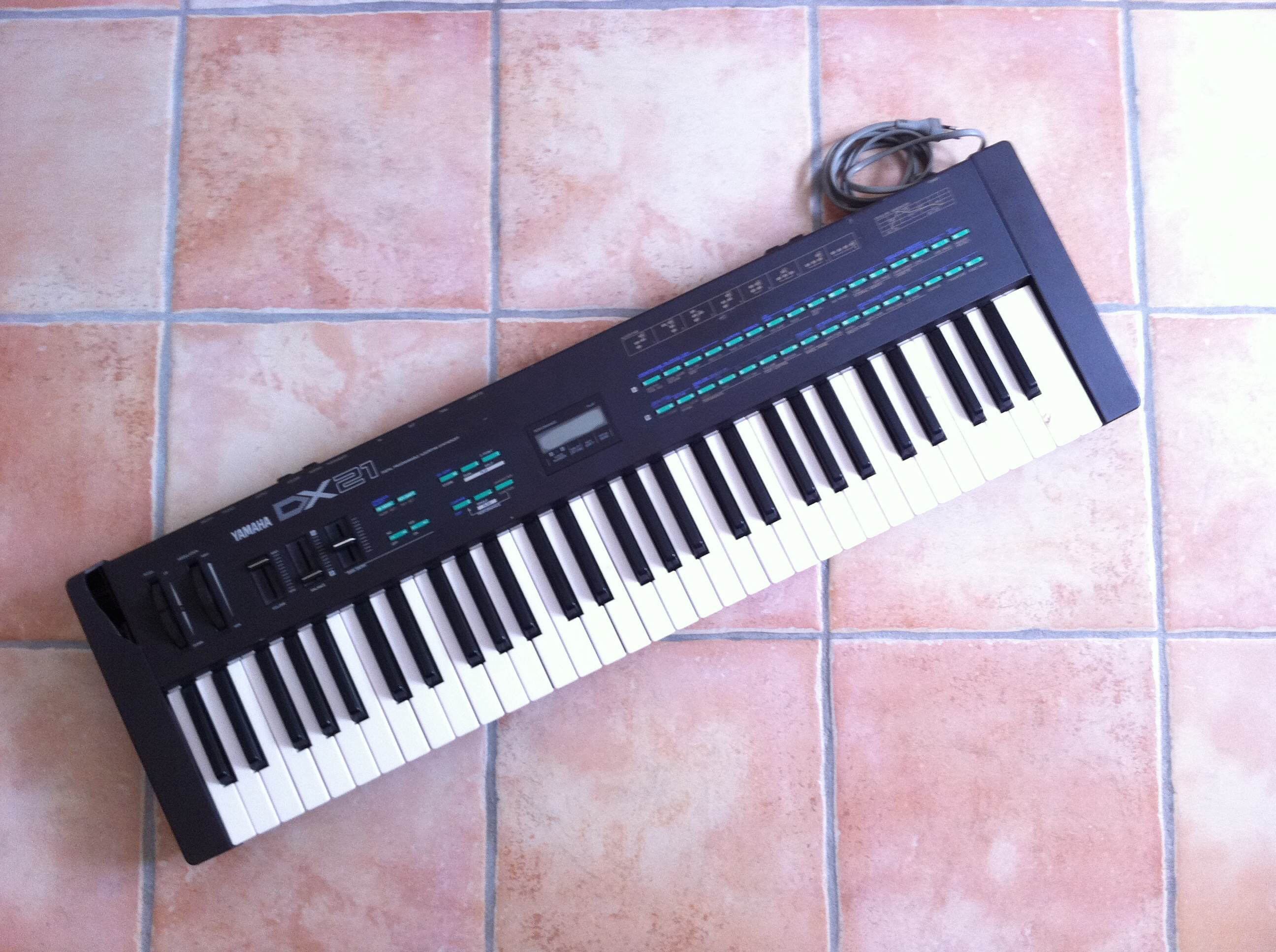 DX21 - Yamaha DX21 - Audiofanzine