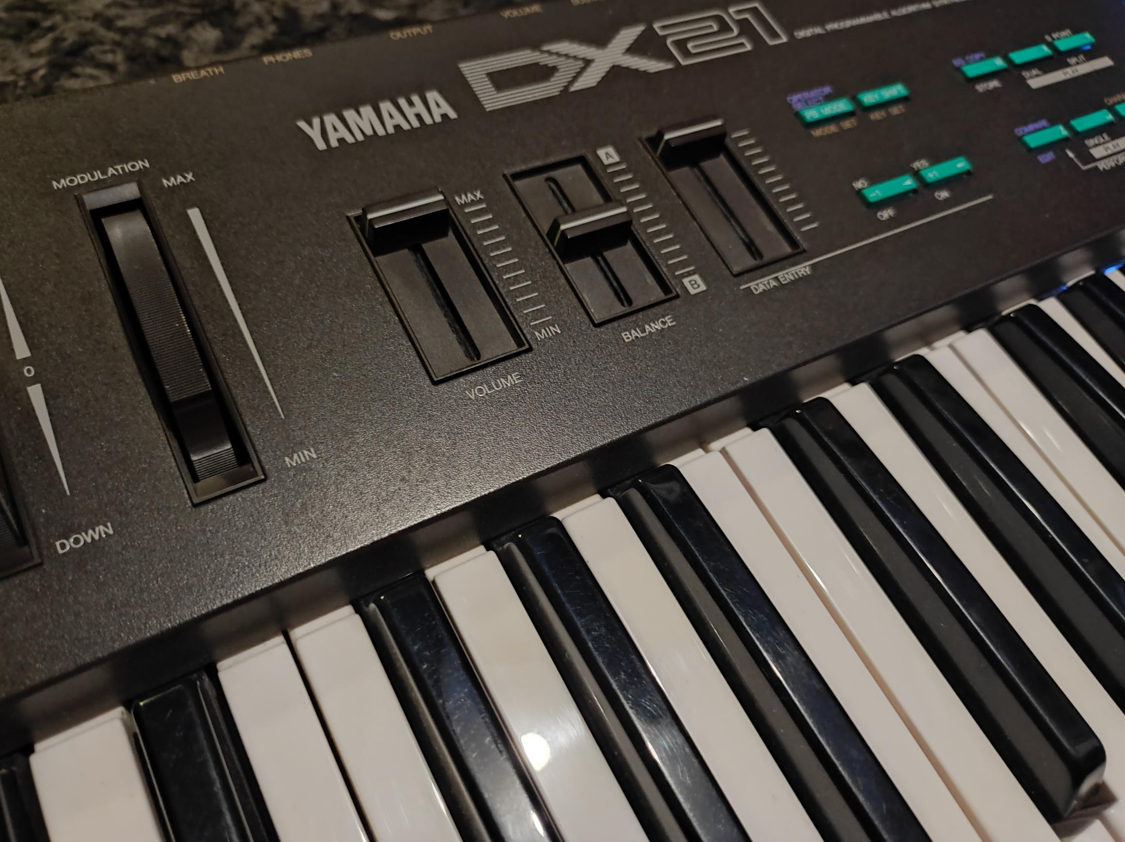 DX21 - Yamaha DX21 - Audiofanzine