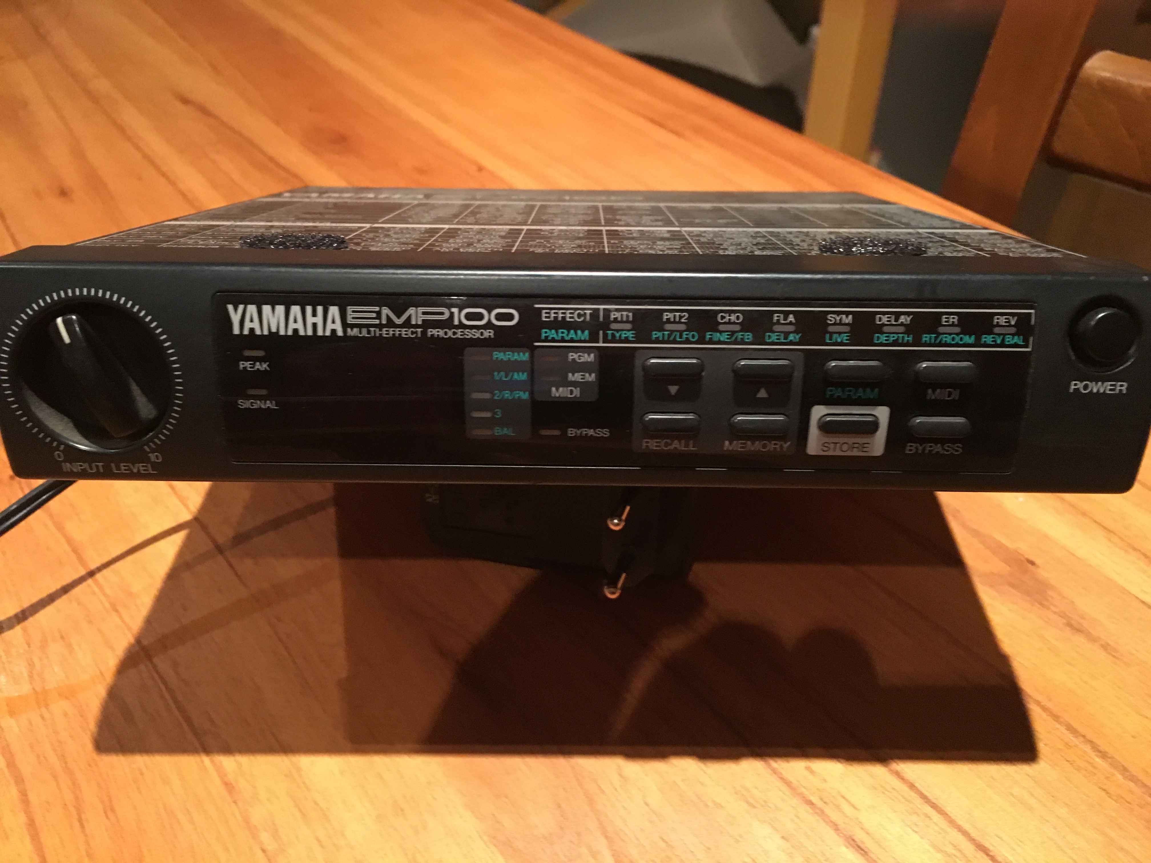 EMP100 - Yamaha EMP100 - Audiofanzine