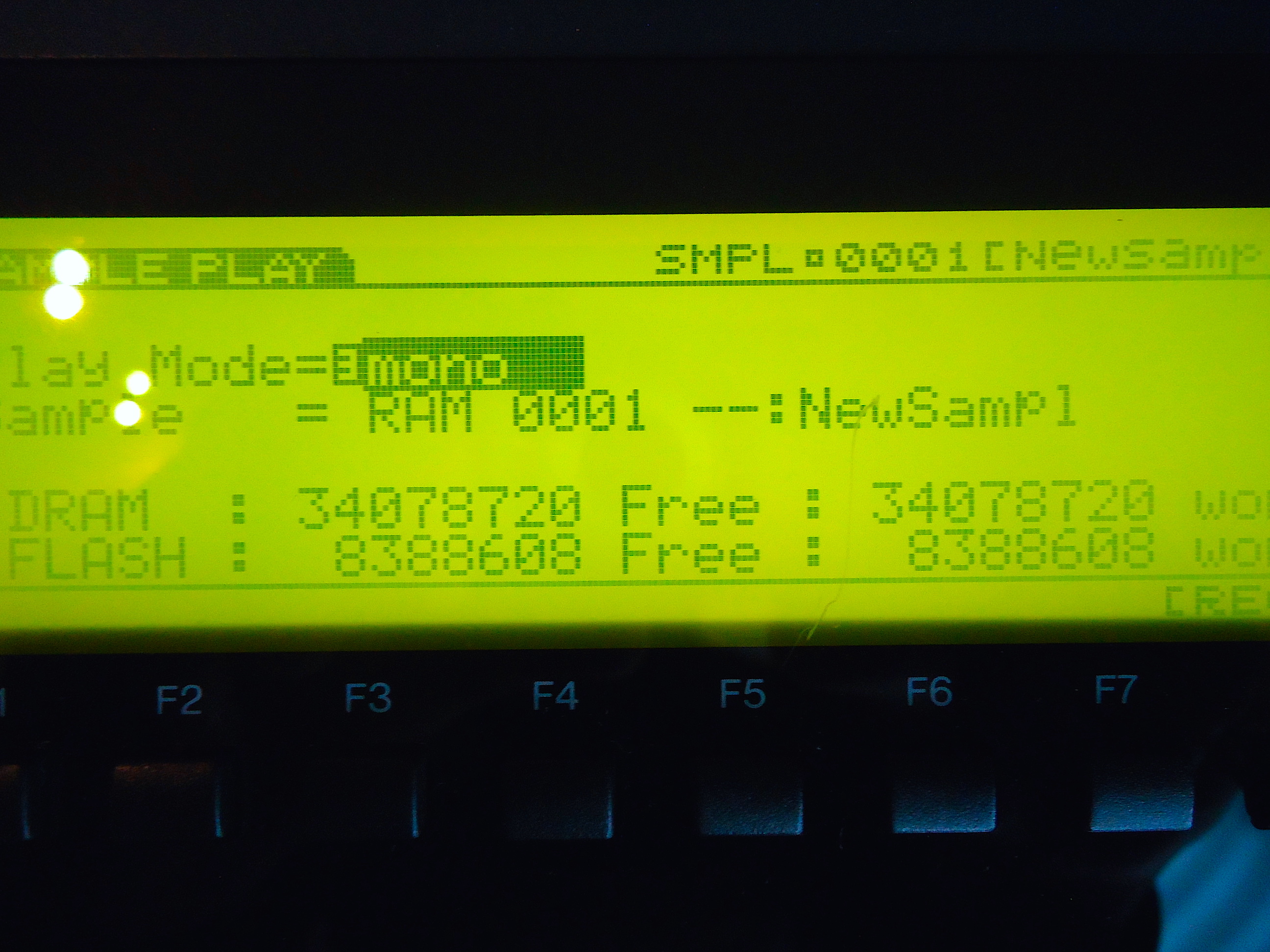 EX7 - Yamaha EX7 - Audiofanzine