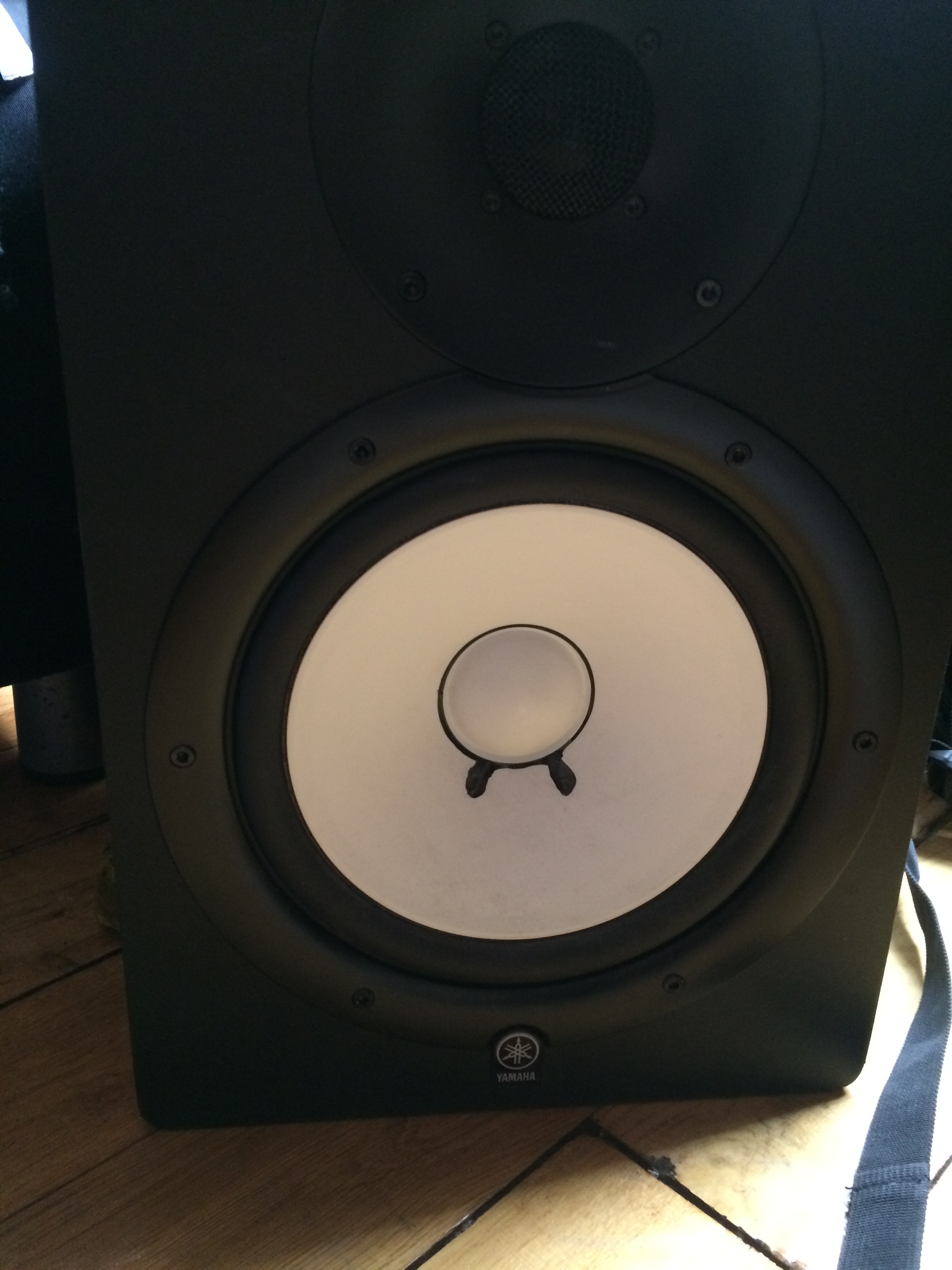 HS8 - Yamaha HS8 - Audiofanzine