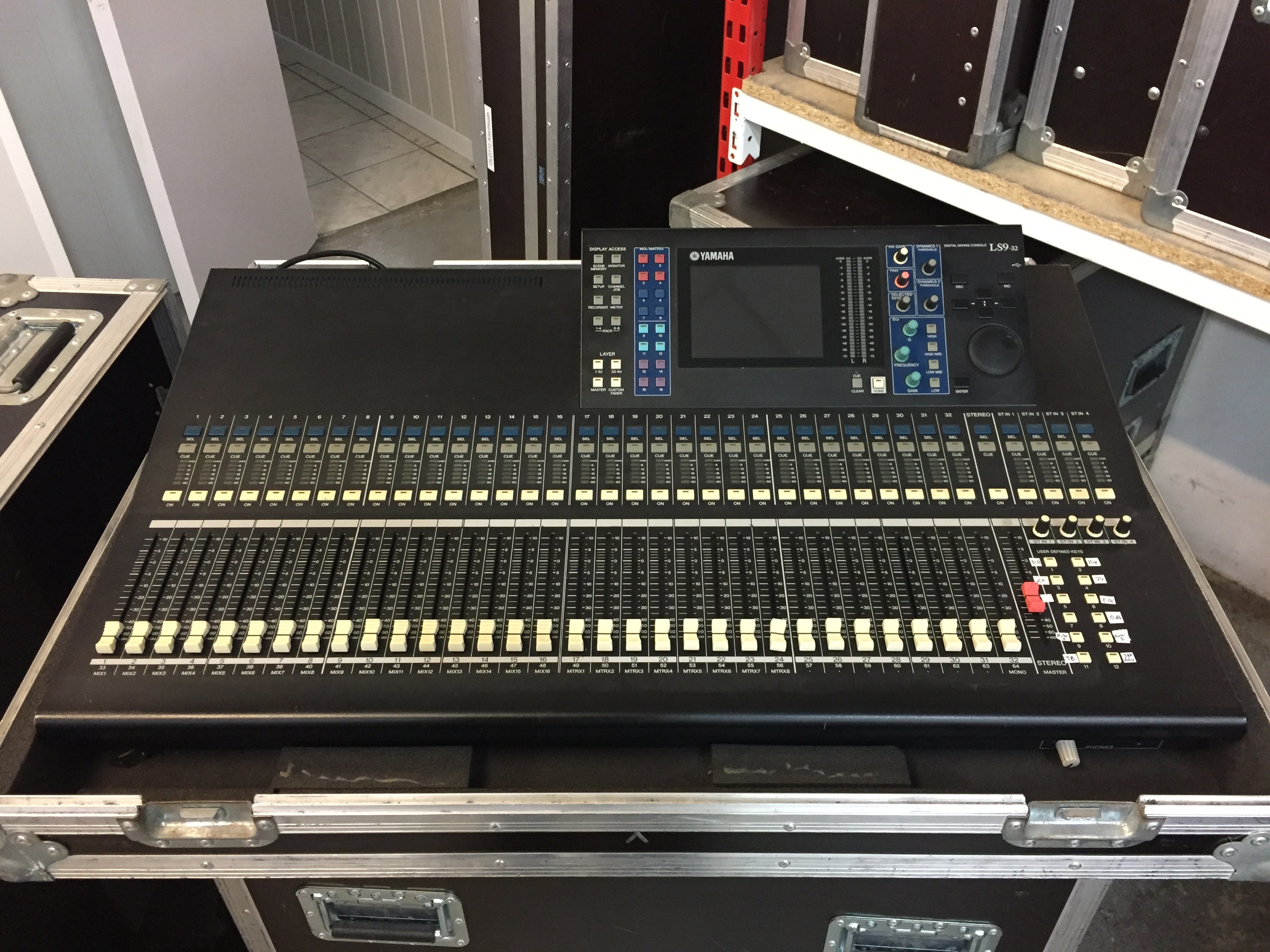 LS9-32 - Yamaha LS9-32 - Audiofanzine