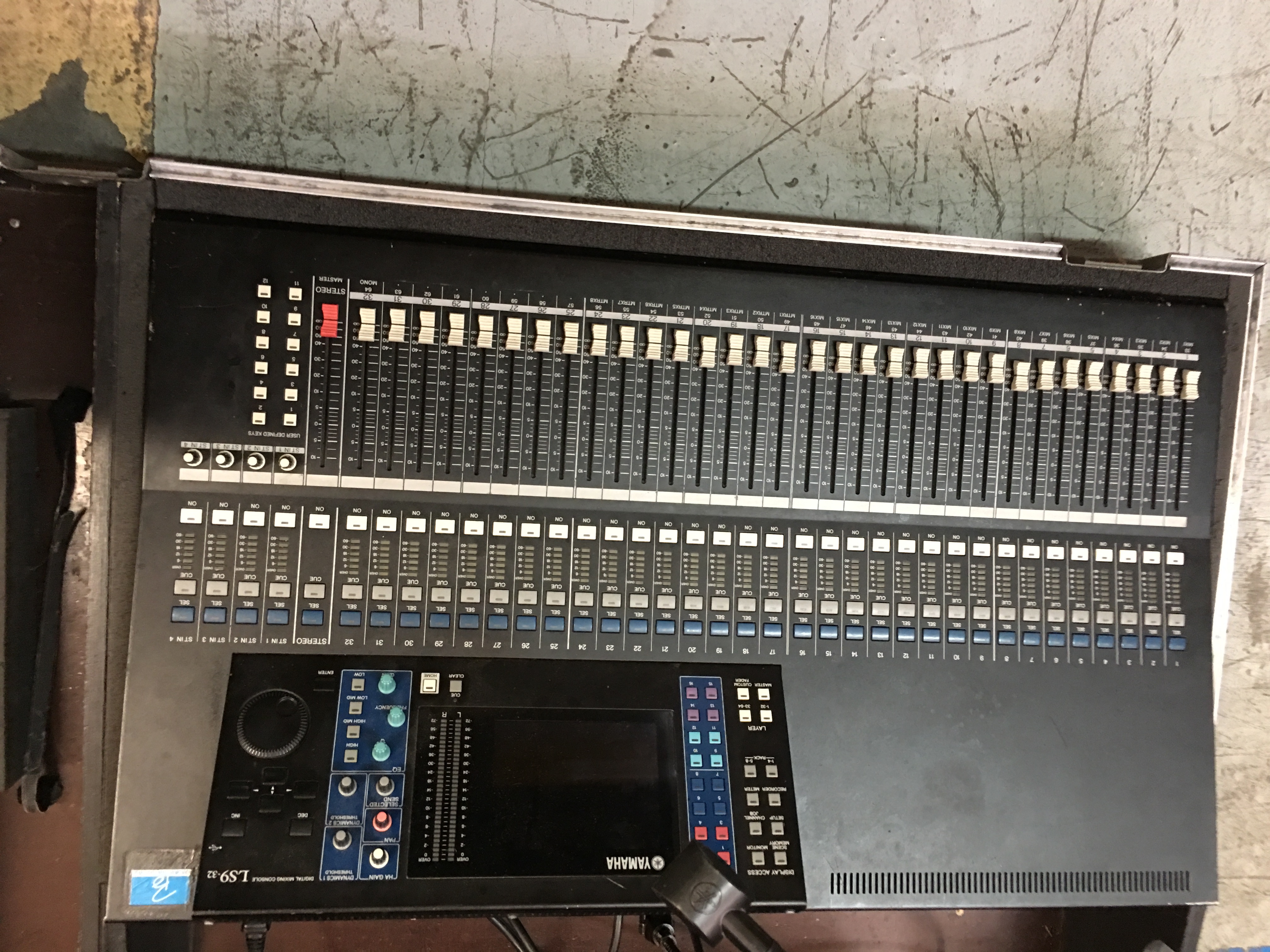 LS9-32 - Yamaha LS9-32 - Audiofanzine