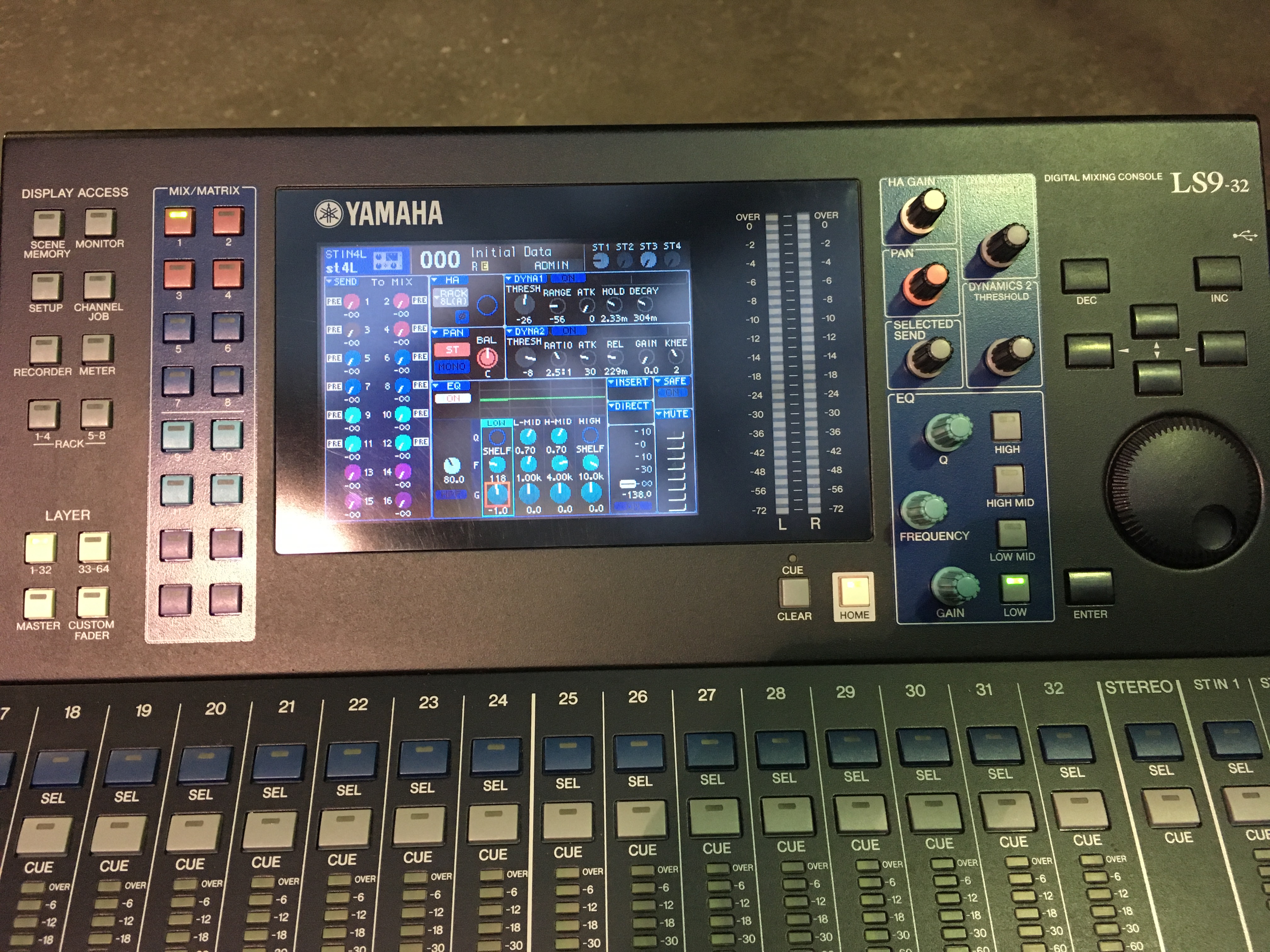 LS9-32 - Yamaha LS9-32 - Audiofanzine