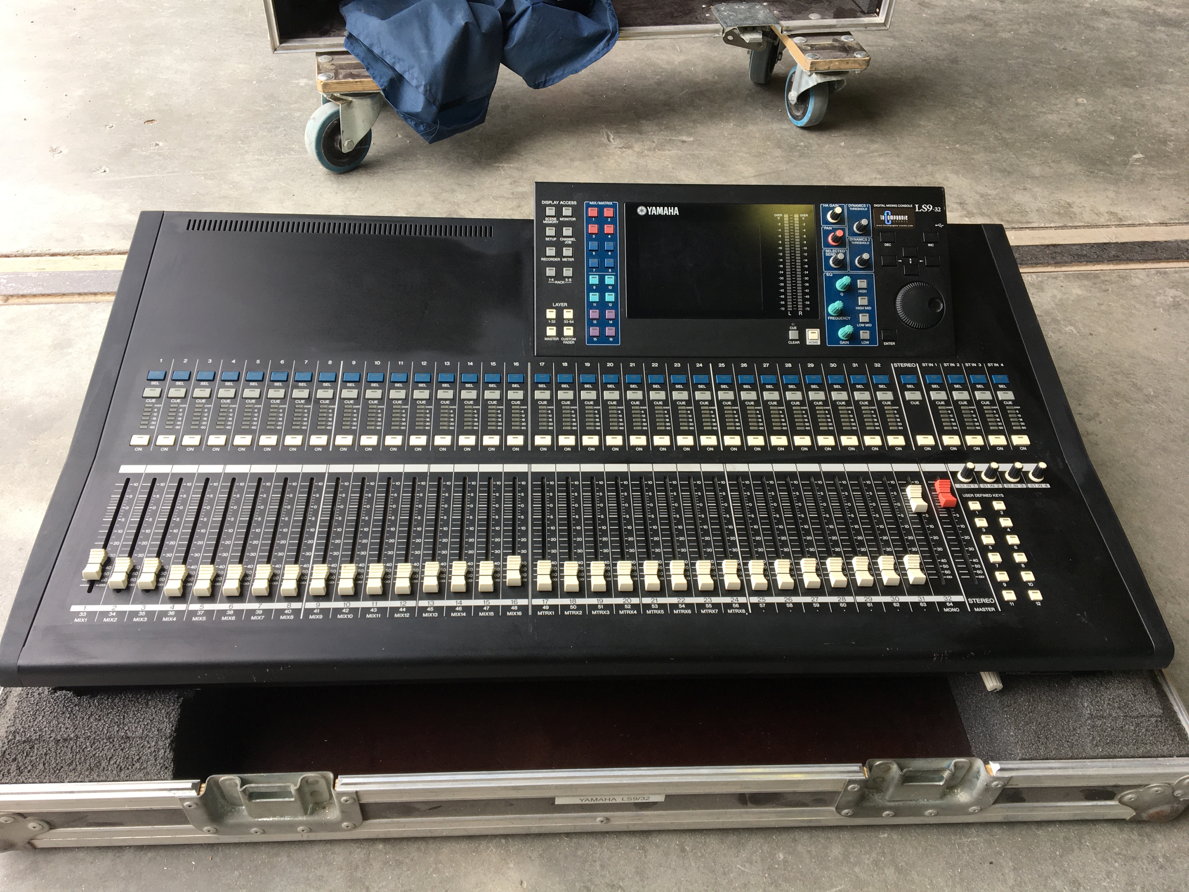 LS9-32 - Yamaha LS9-32 - Audiofanzine