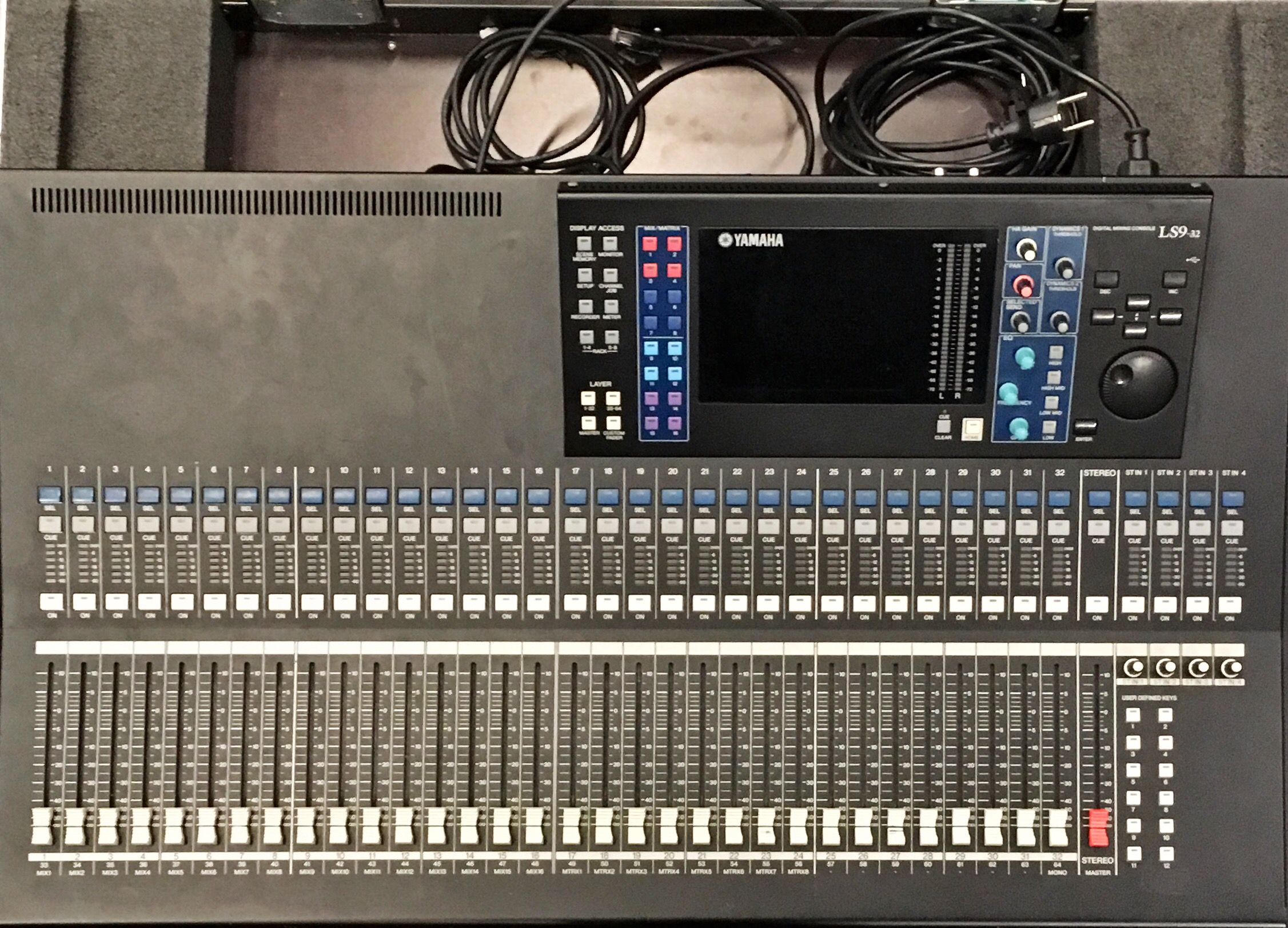 LS9-32 - Yamaha LS9-32 - Audiofanzine