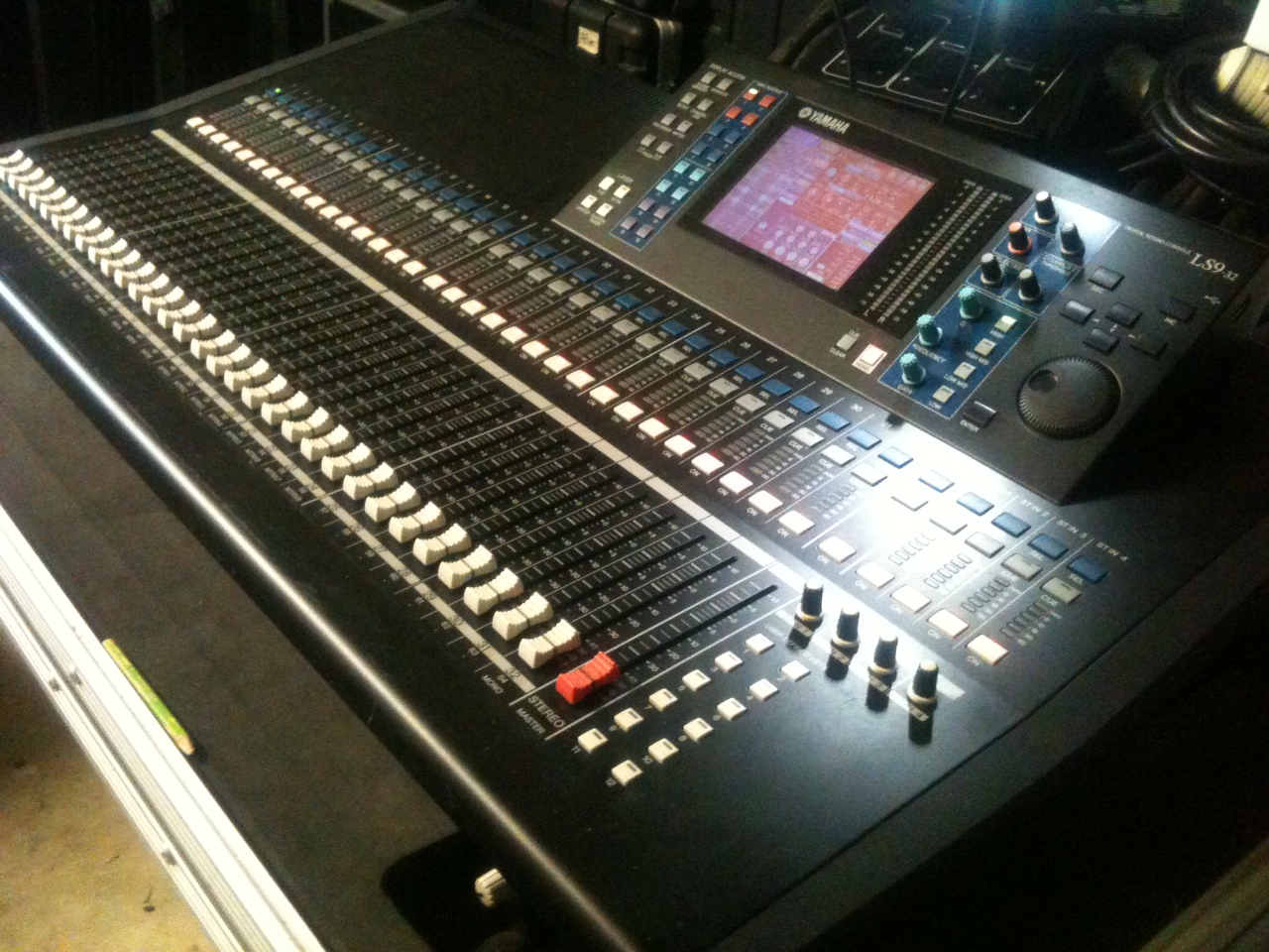 Yamaha LS9-32 image (#450961) - Audiofanzine