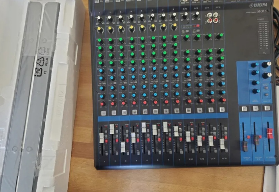 MG16 - Yamaha MG16 - Audiofanzine