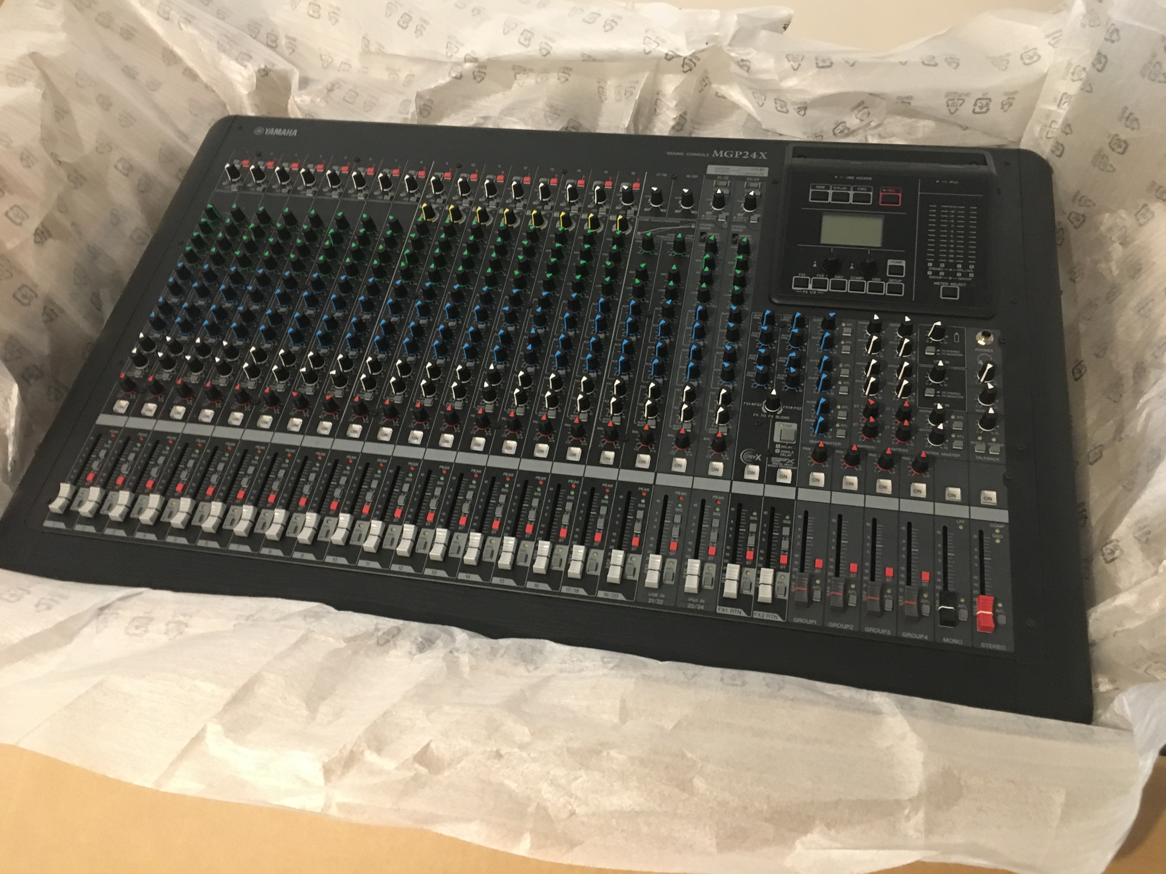 MGP24X - Yamaha MGP24X - Audiofanzine