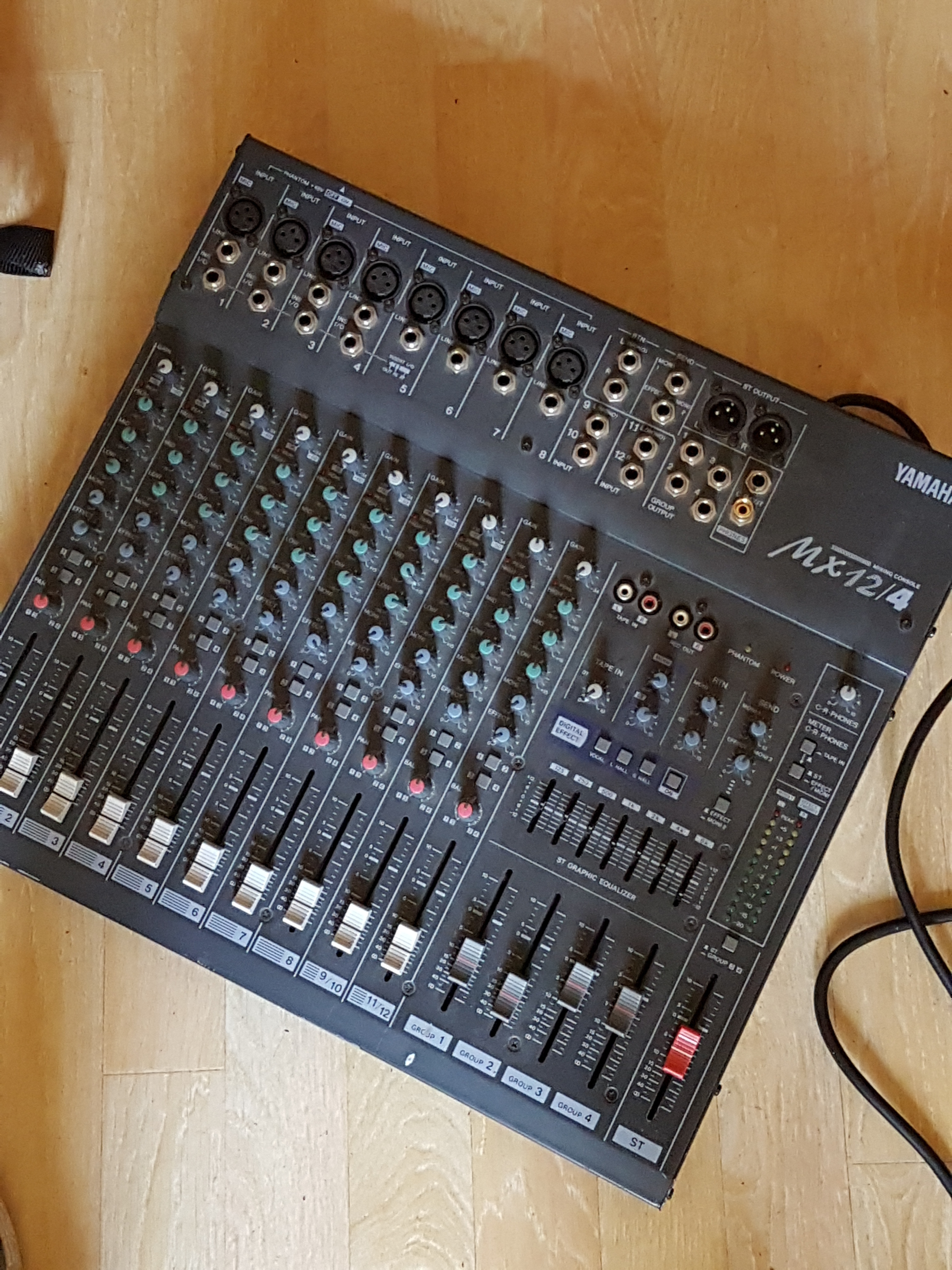 MX12/4 - Yamaha MX12/4 - Audiofanzine