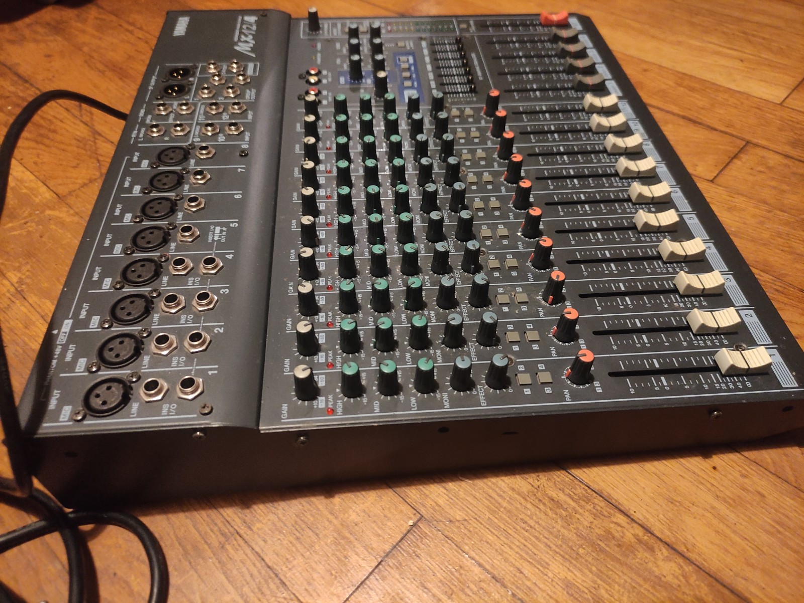 MX12/4 - Yamaha MX12/4 - Audiofanzine