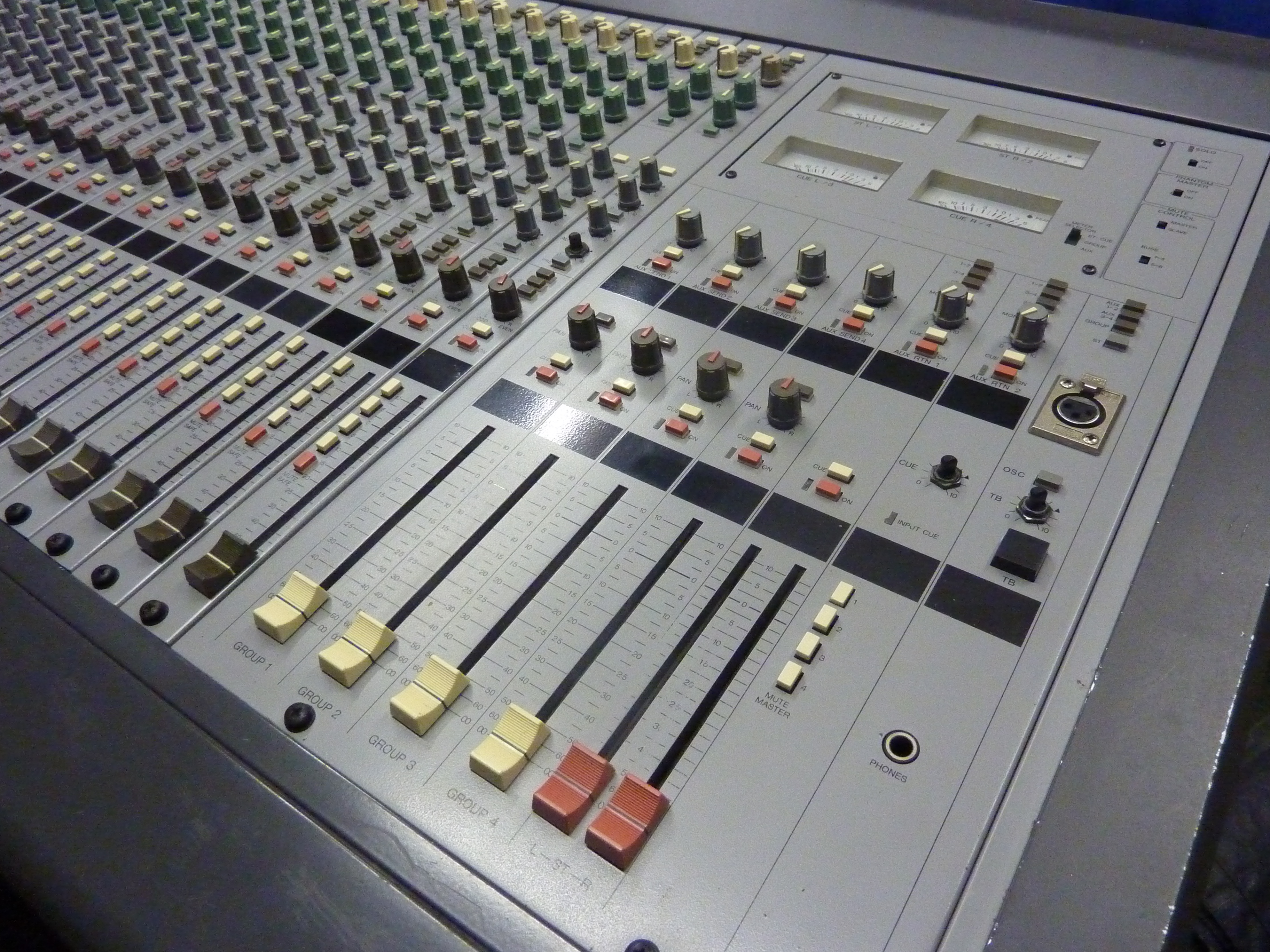 Yamaha PM 1200 image (#465764) - Audiofanzine