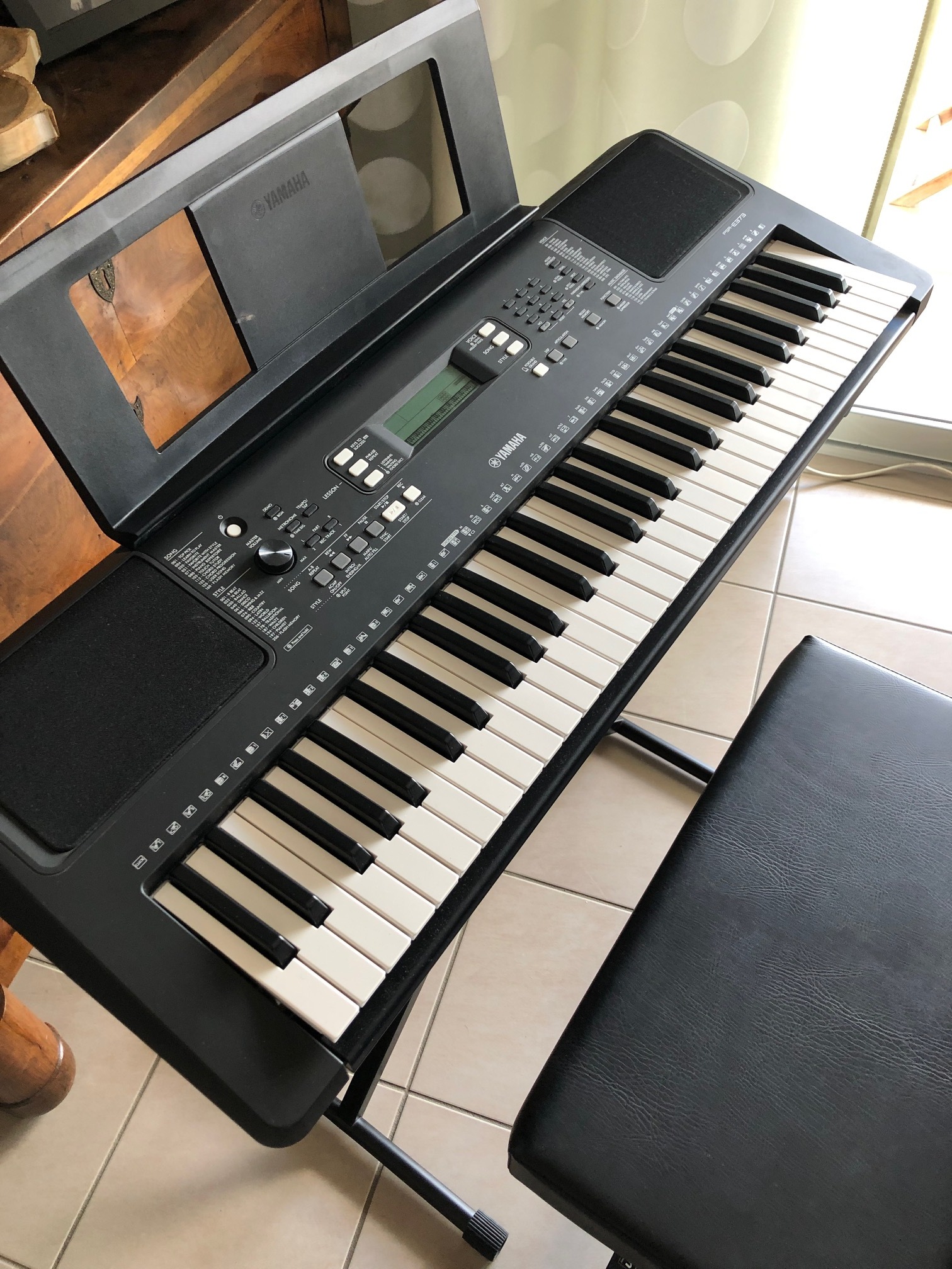 PSR-E373 - Yamaha PSR-E373 - Audiofanzine