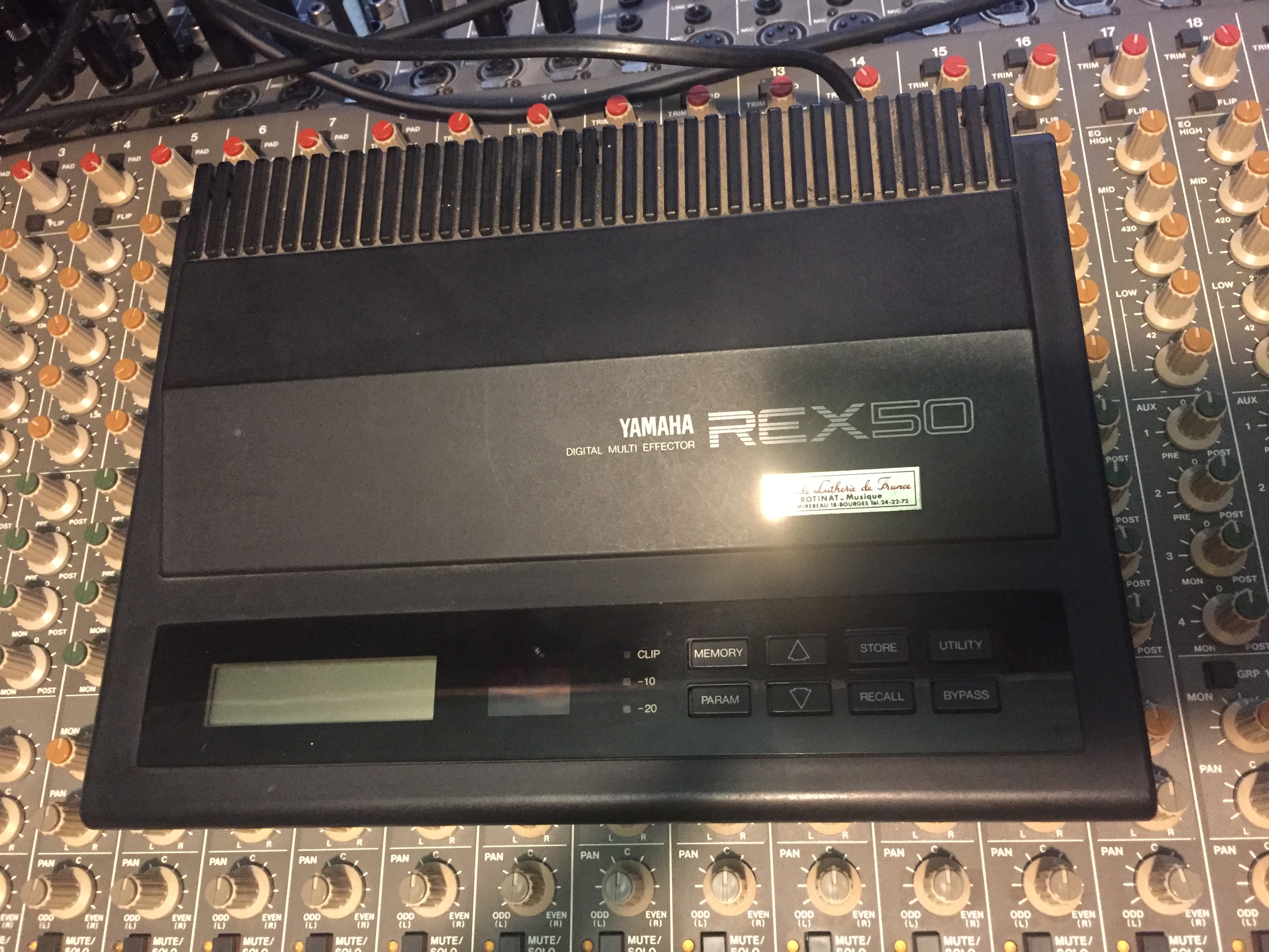 REX50 - Yamaha REX50 - Audiofanzine