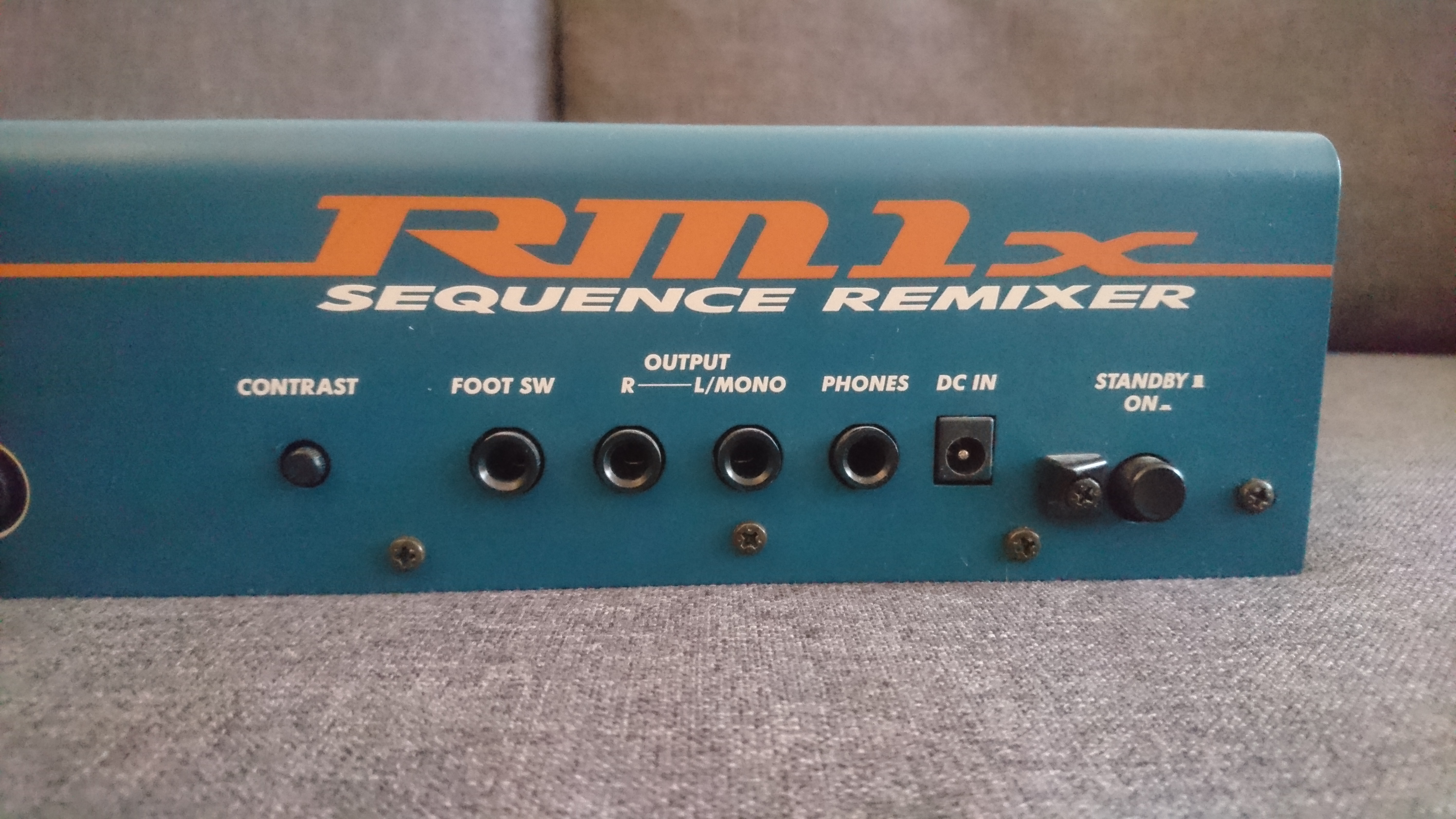 Photo Yamaha RM1X : Yamaha RM1X (93487) (#1860710) - Audiofanzine