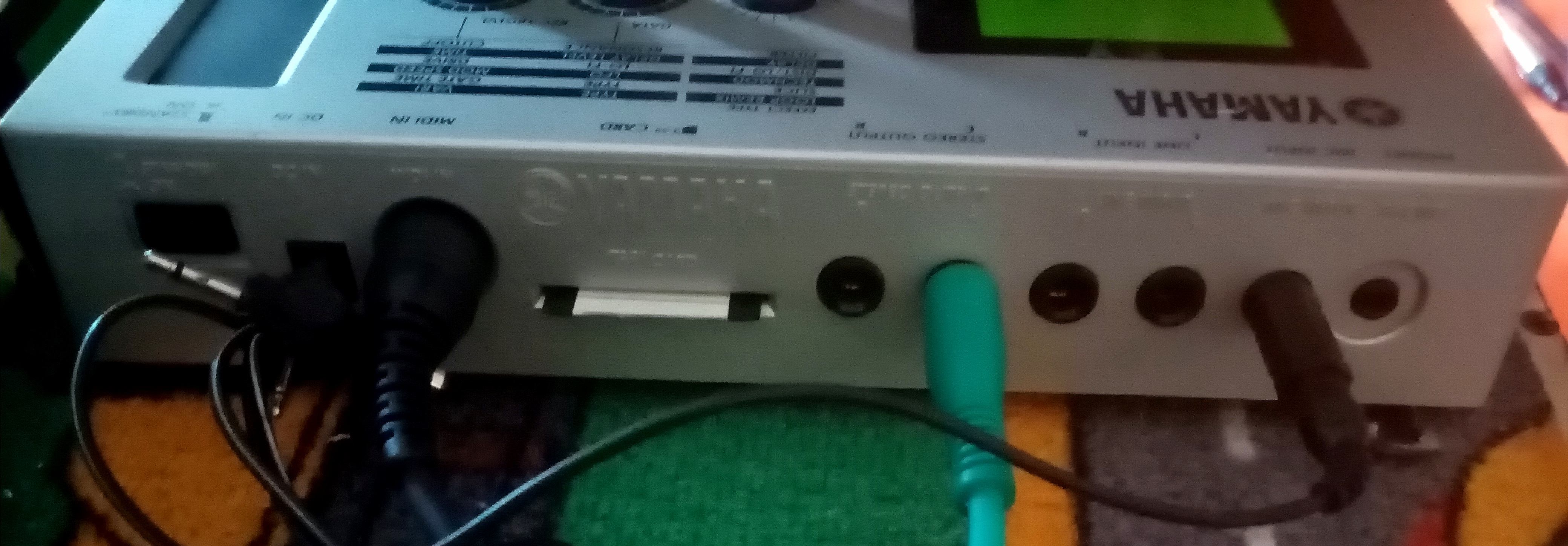 SU200 - Yamaha SU200 - Audiofanzine