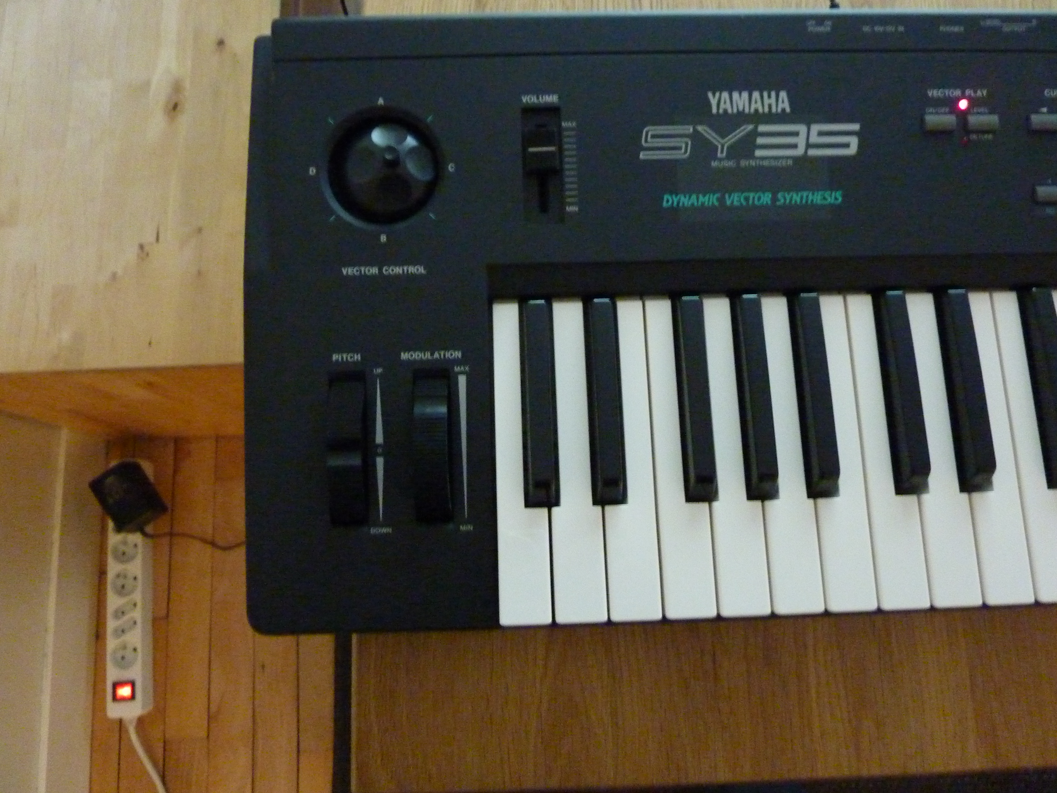 SY35 - Yamaha SY35 - Audiofanzine