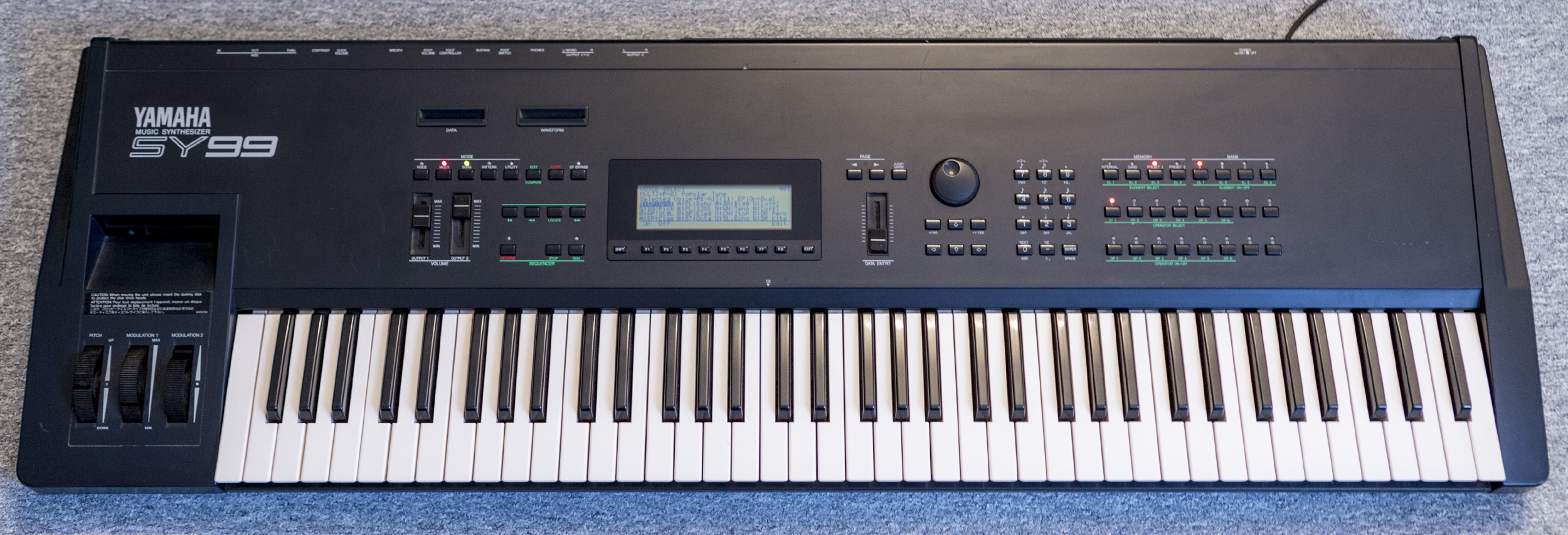 Photo Yamaha SY99 : Yamaha SY99 (11218) (#949316) - Audiofanzine